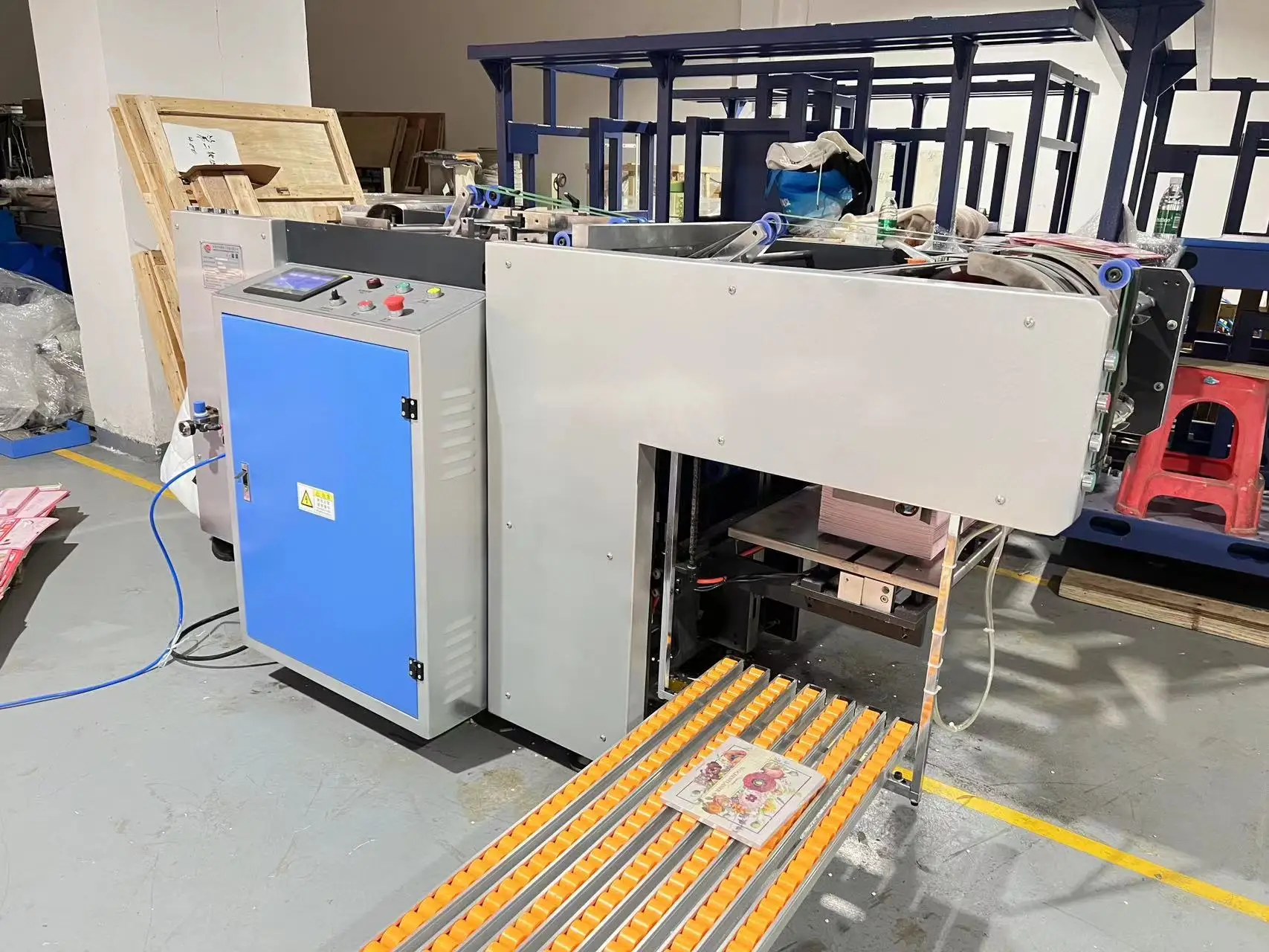 72r6 Mobile Platform Paper Punching Machine Paper Puncher Hole Puncher ...