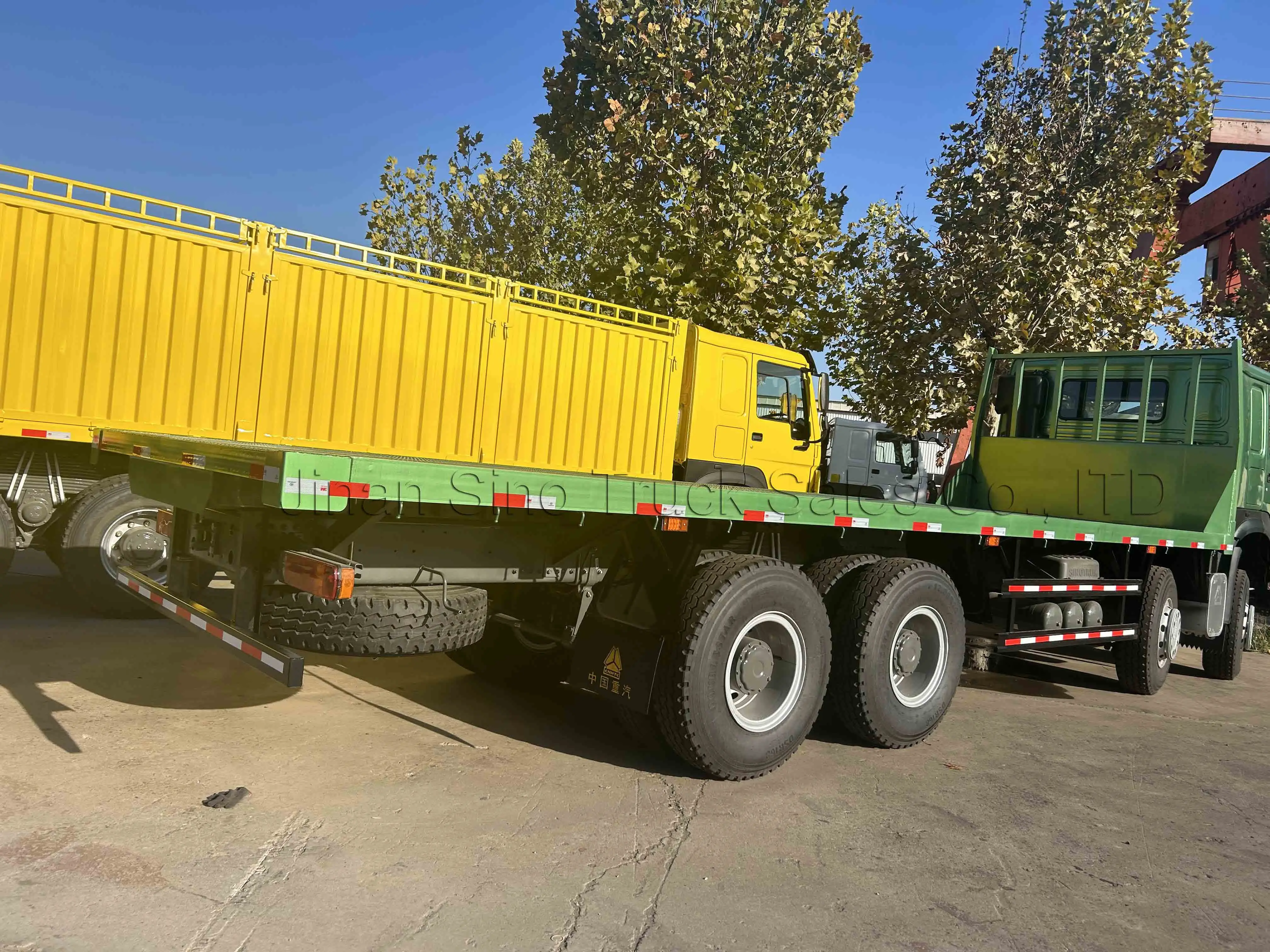 40T HOWO 8X4 Flatbed Cargo Truck| Alibaba.com