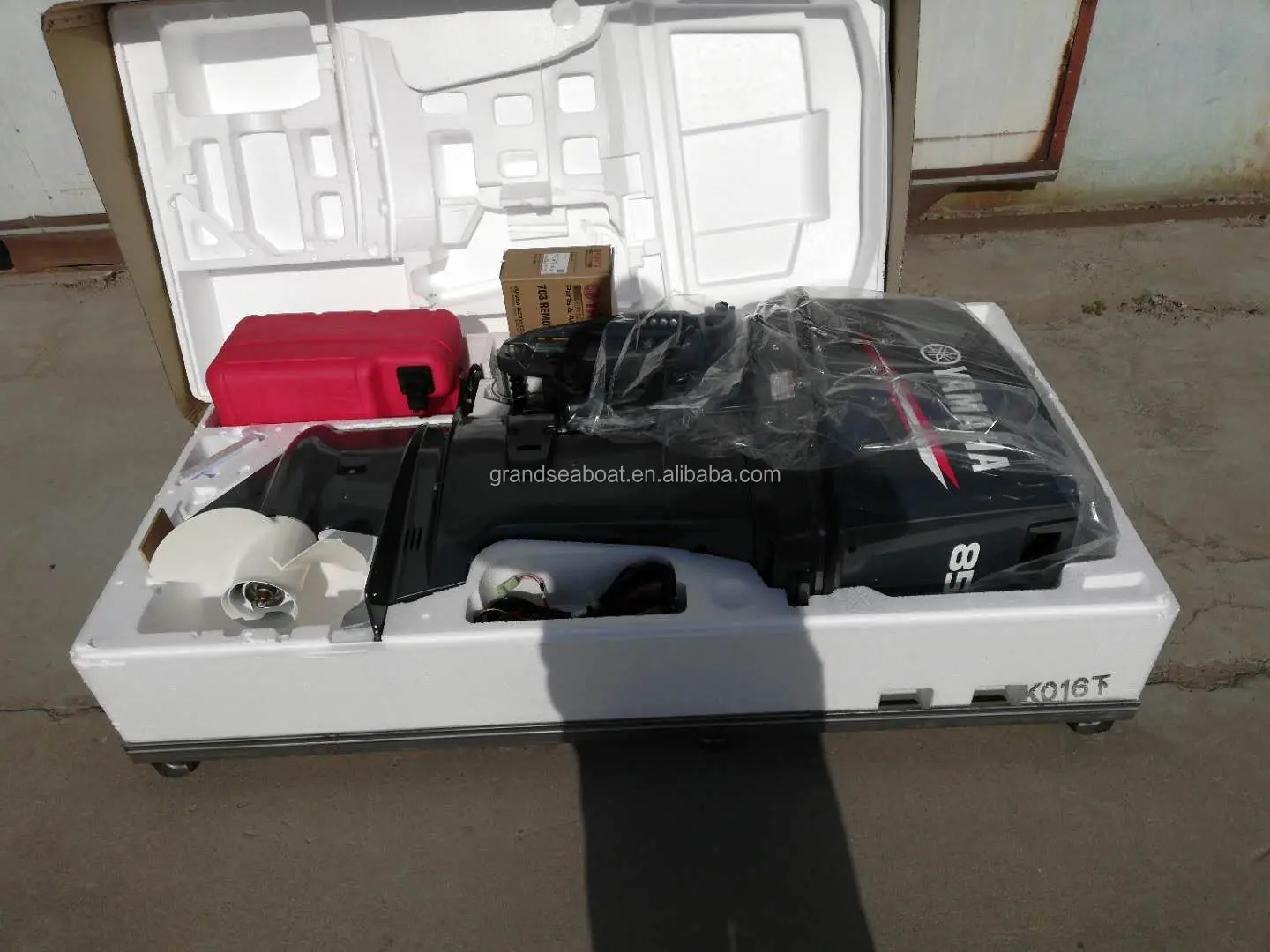 Yamaha 85AETL Outboard Engine - High Productivity & Reliability