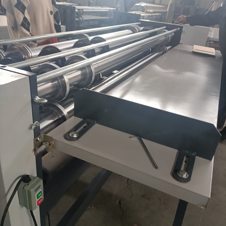 Manual Feeder Rotary Blade Slitting Scoring Machine for Cardboard ...