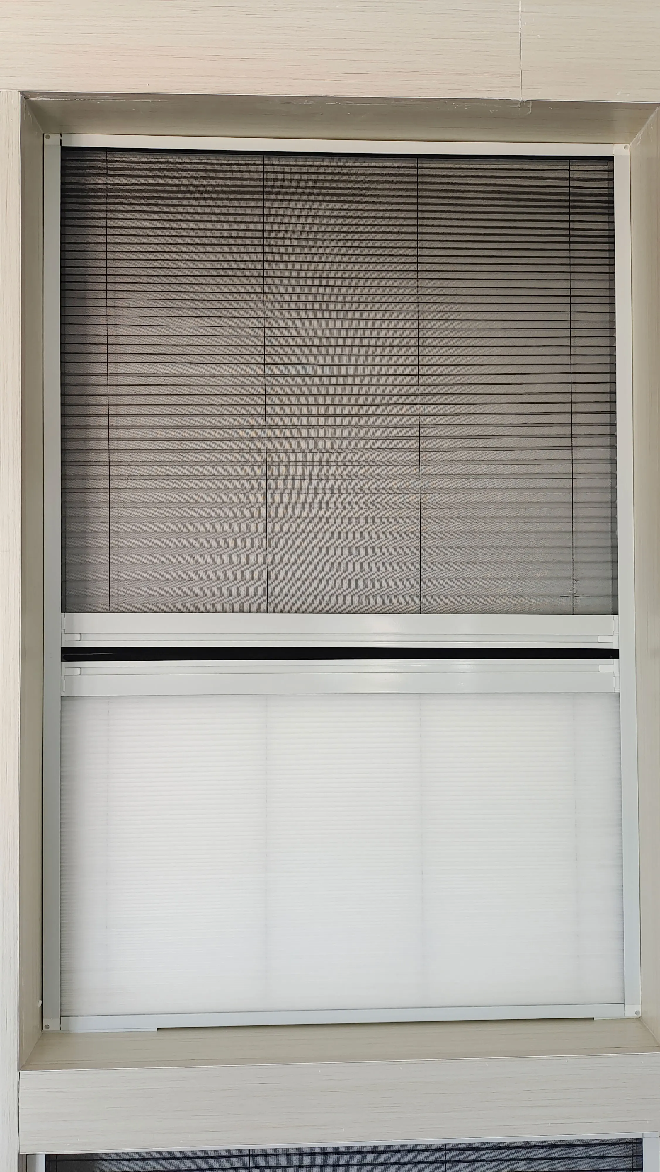 Standard Model Retractable Rolling Insect Screen Window Aluminum Frames ...