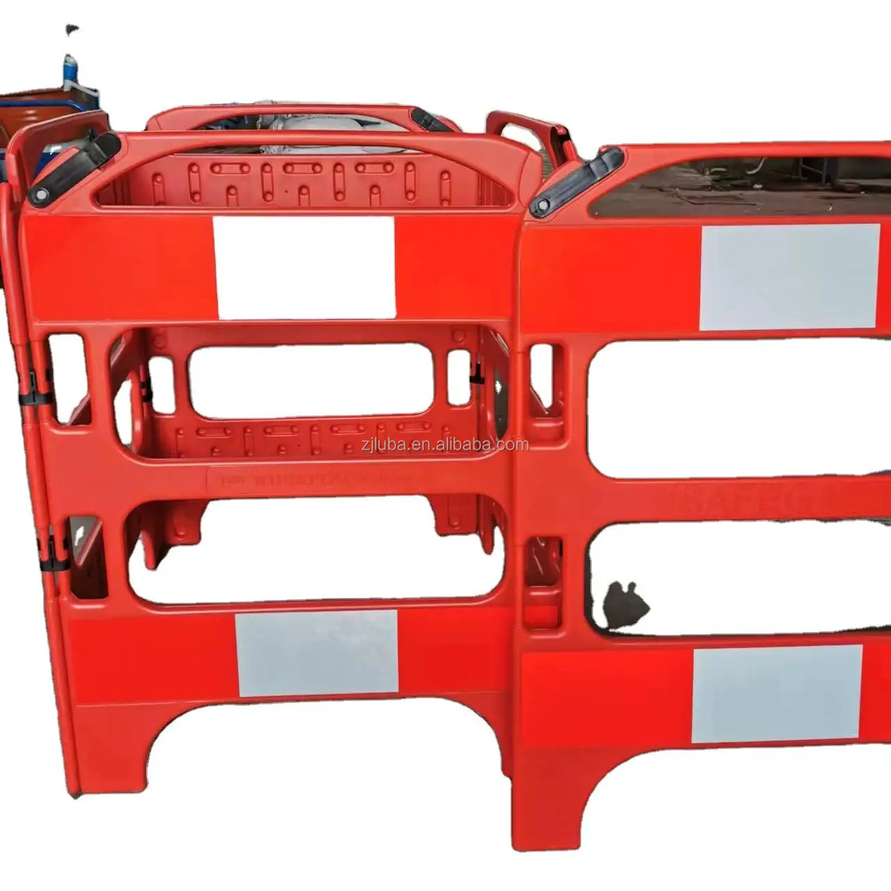 Secure Your Manhole with LUBA Retractable Fence - China Factory Quality