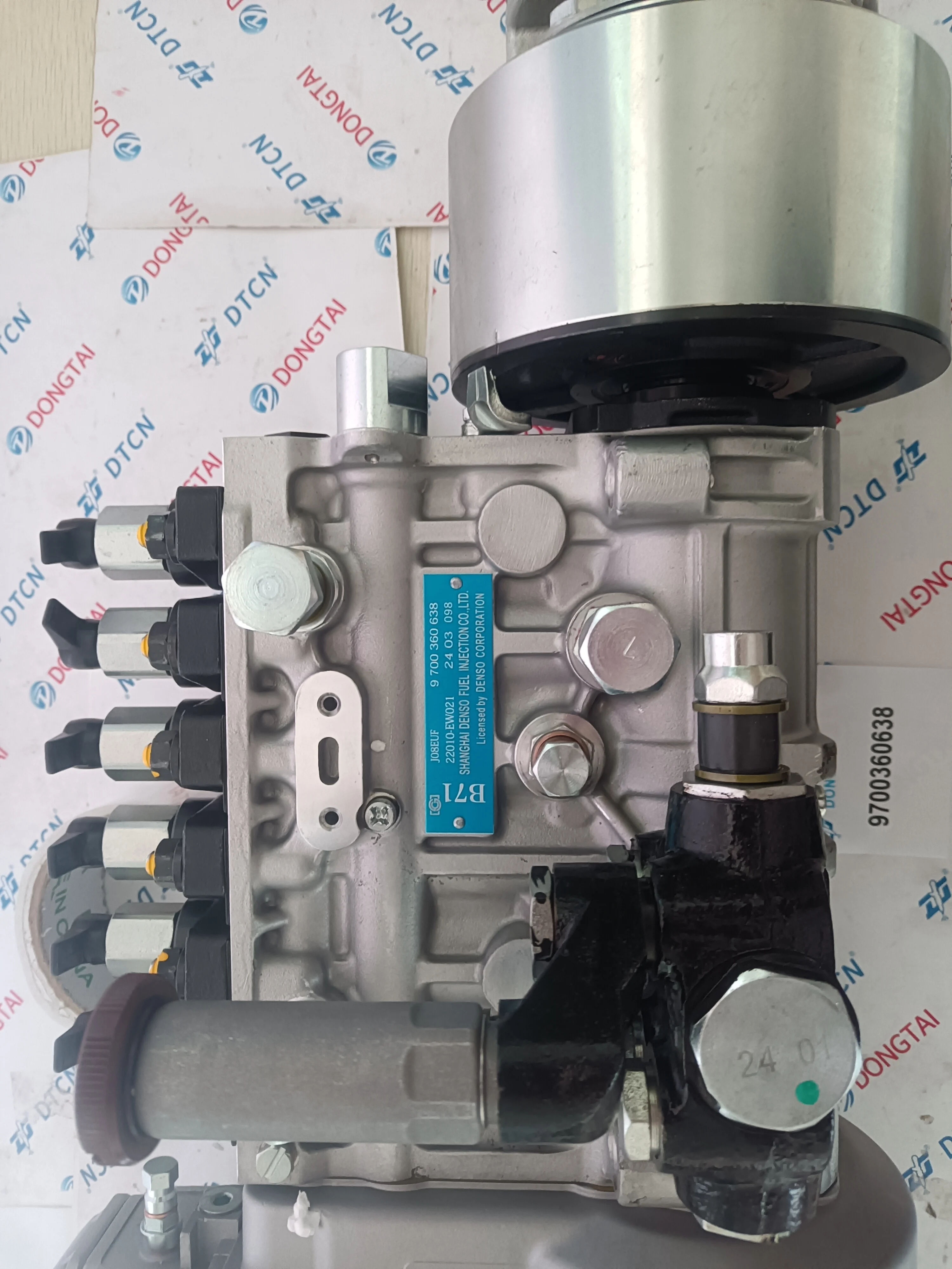 Fuel Pump 22010-EW021 for Diesel Engine JO8EUF 9700360638