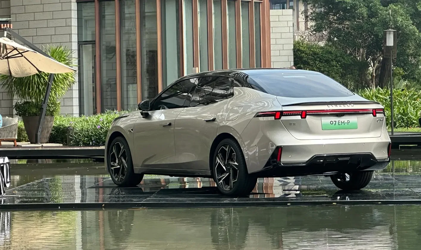 2024 Geely Lynk&co 07 EM-P Hybrid Car - High Performance