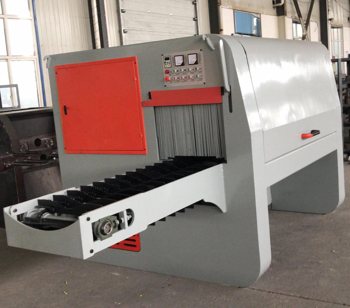 Twin Vertical Wood Resaw Band Saw - Efficient Wood Cutting