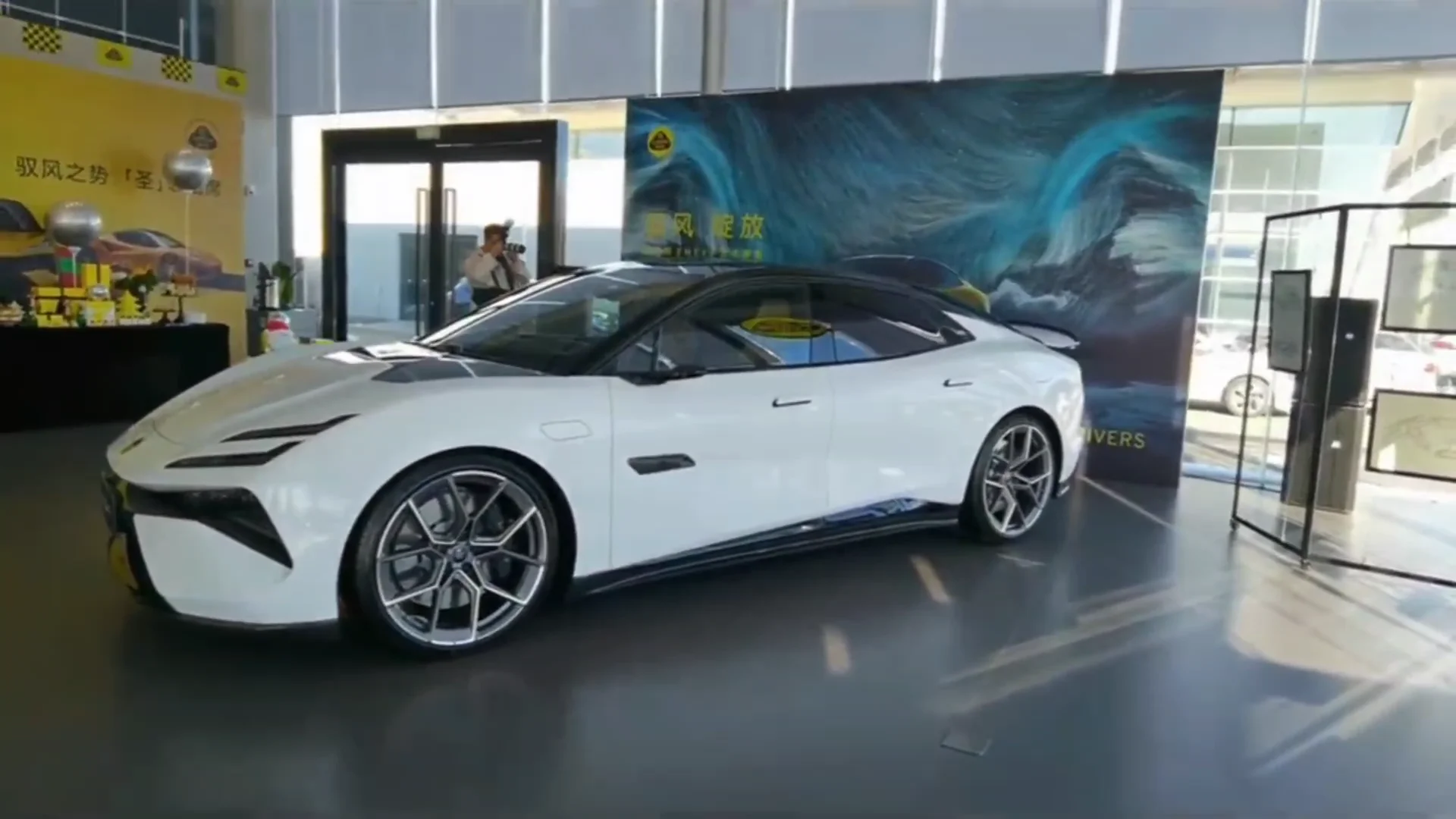 Deposit 2024 Lotus Emeya S+ R+ Electric Vehicle Luxury Sport Suv 650km ...