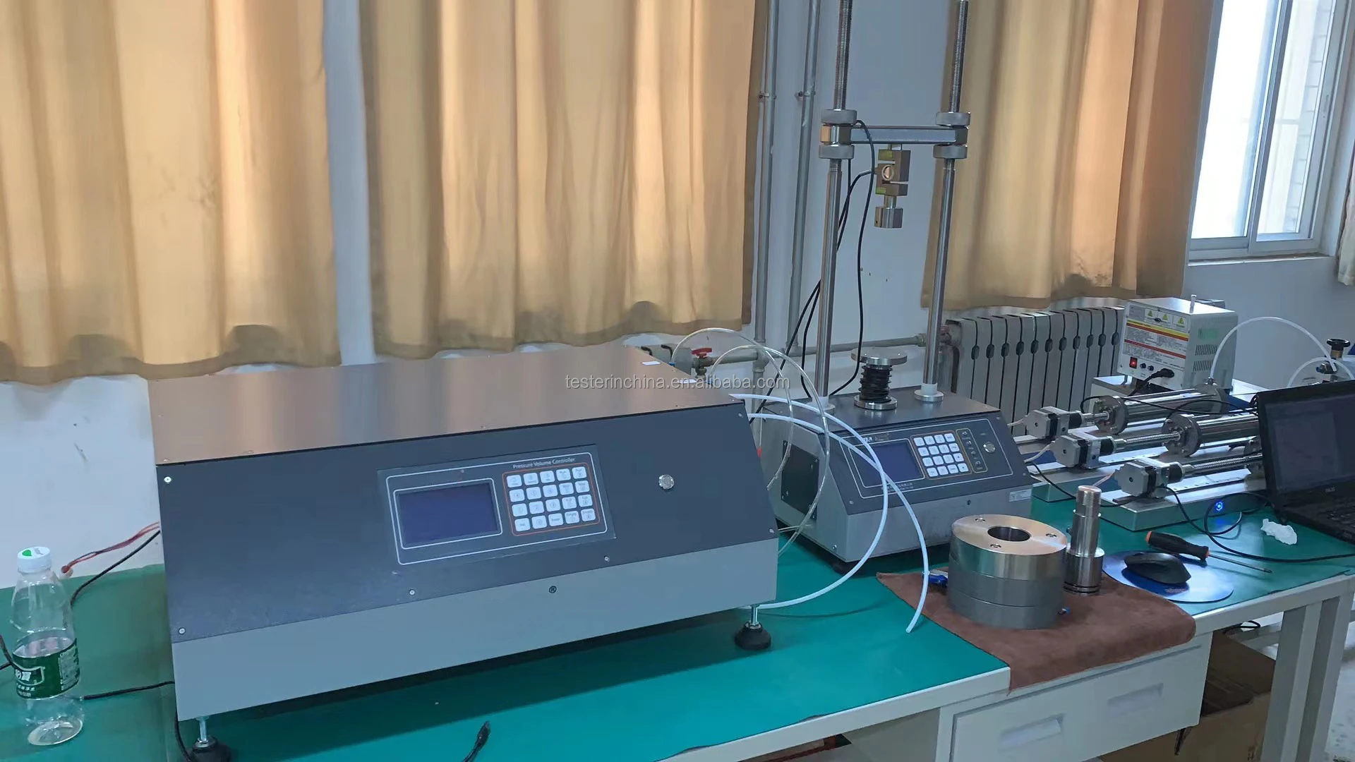 Advanced Pressure Volume Controller for Triaxial Testing