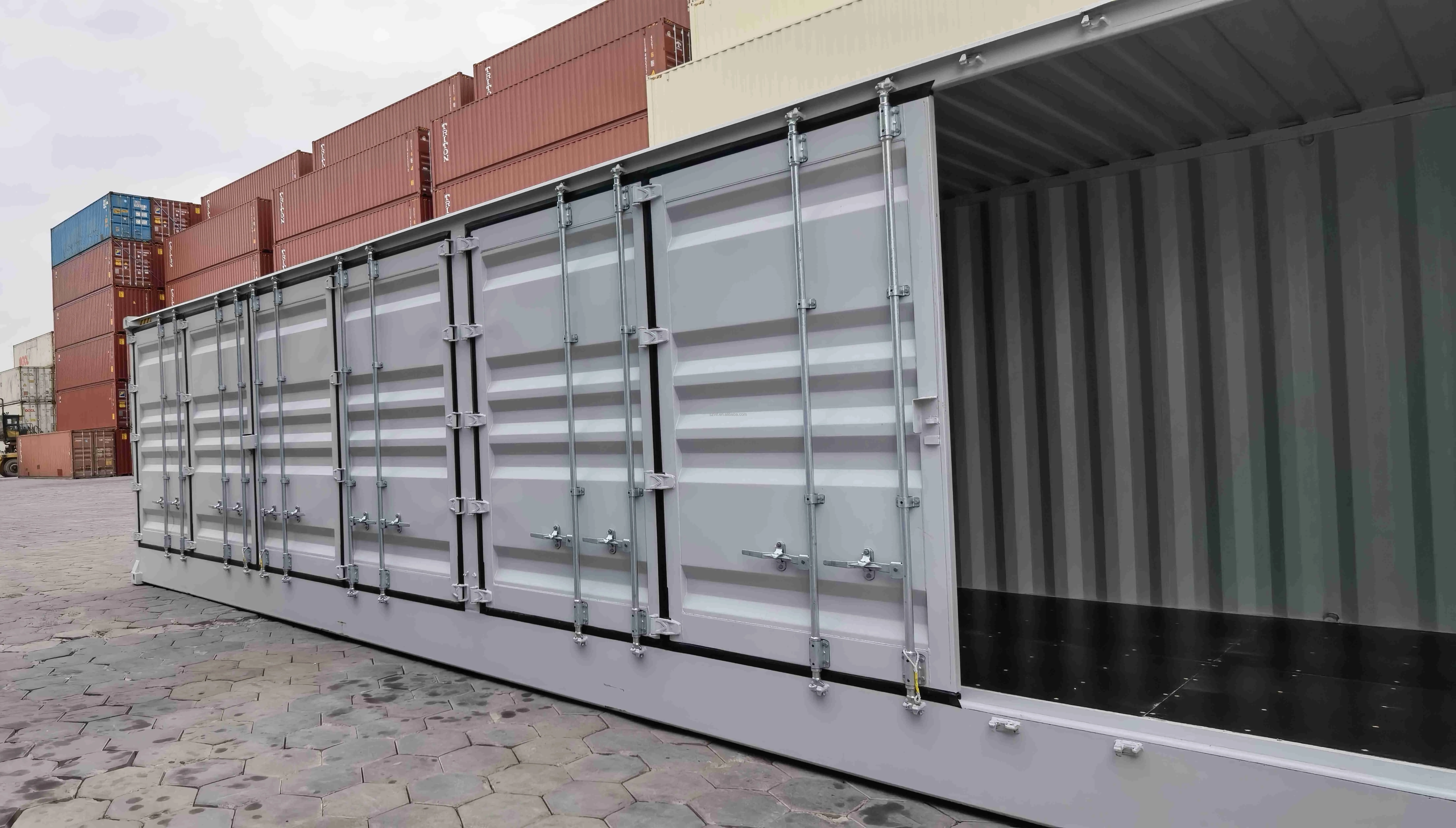 40ft Dry Containers - Side Opening Shipping Solutions
