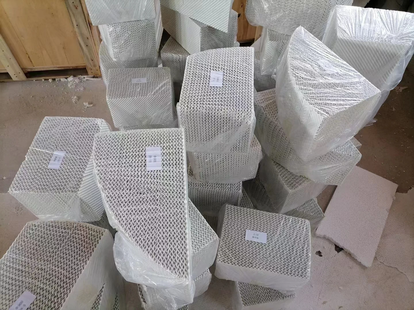 250y-700y Ceramic Corrugated Structured Packing For Scrubber ...