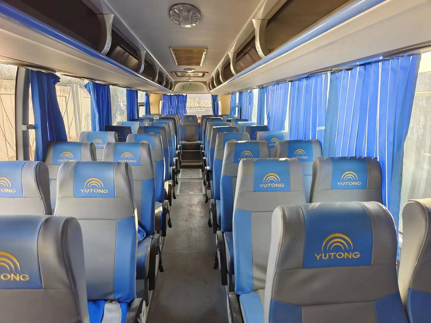 Alibaba.com: Yutong 47-seat diesel bus with powerful engine, white and ...