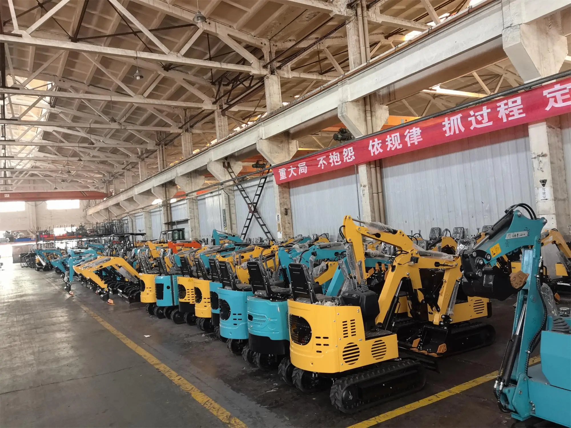 Mini Excavator 1.5 Ton Ce Euro5 Excavators Home Small Digger Chinese 1 ...
