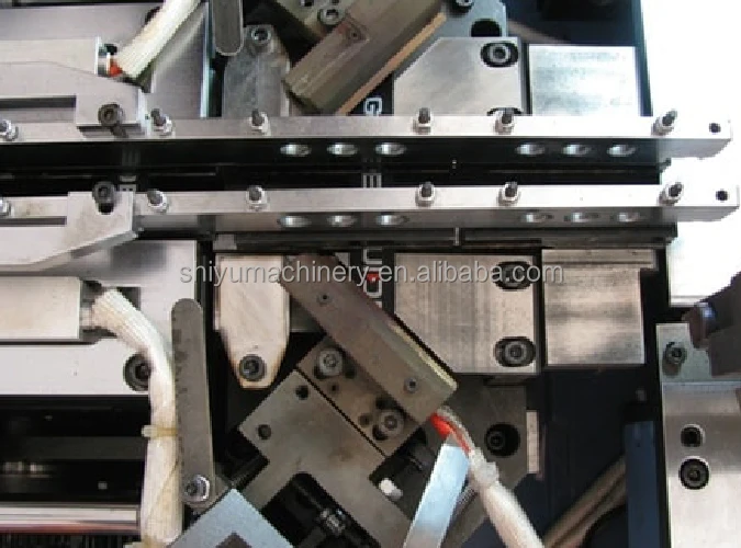 Automatic Garment Care Label Cutting and Folding Machine