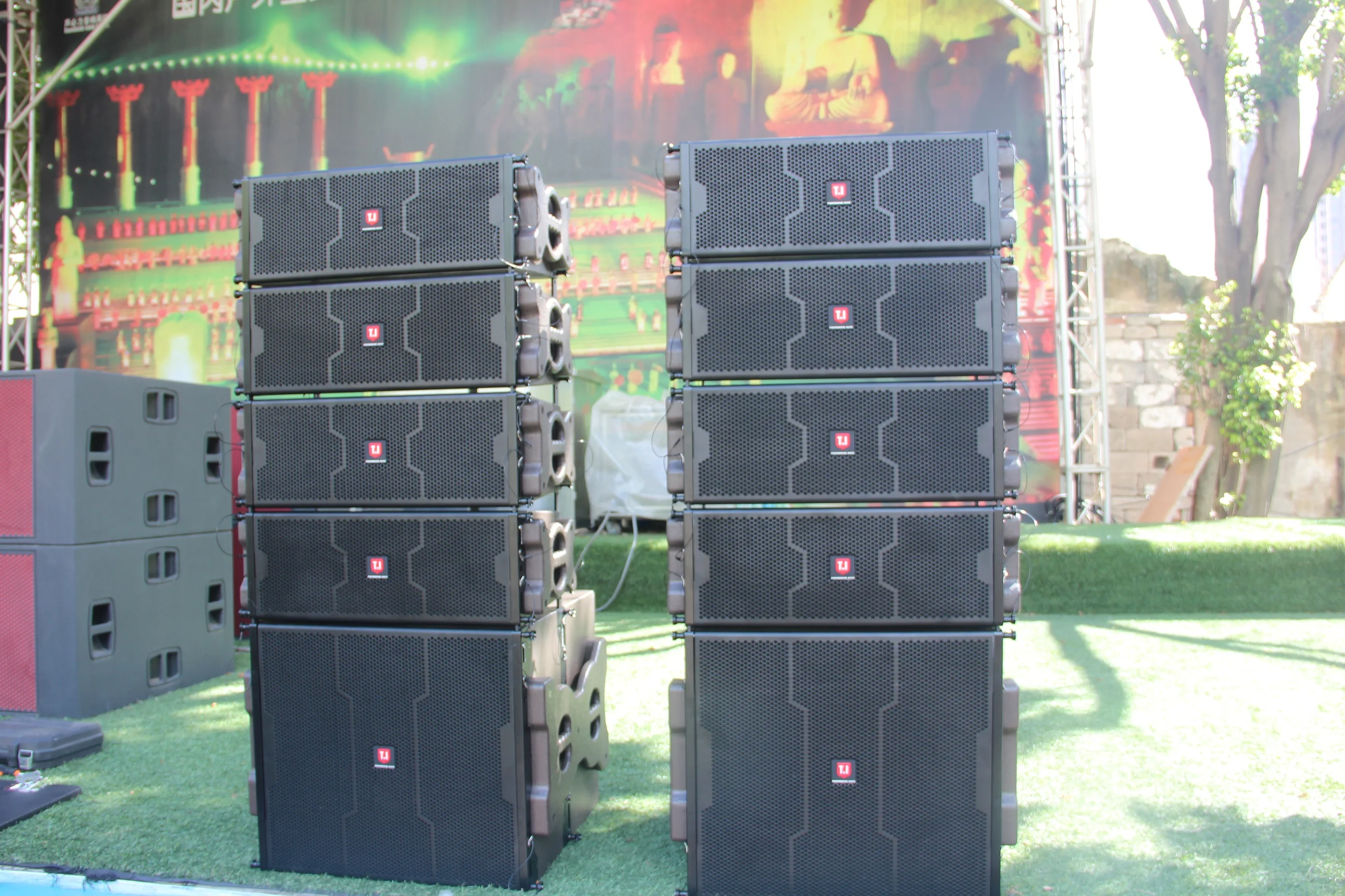 Dual 5 Inch Line Array - Professional Audio for Outdoor Events