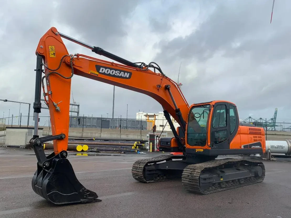 Low Price Used Original Doosan DX140 DX150 DX225 DX300 Excavators ...