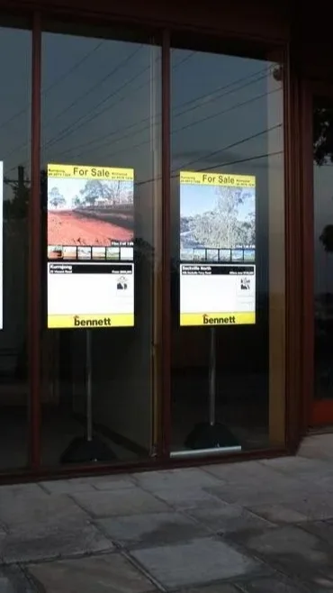 Hot 2500 Nits Commercial Window Display Digital Signage And Displays ...