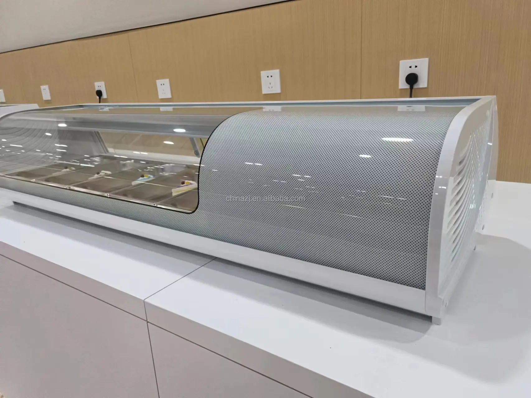 62L Sushi Showcase - Efficient Display & Cooling Solution