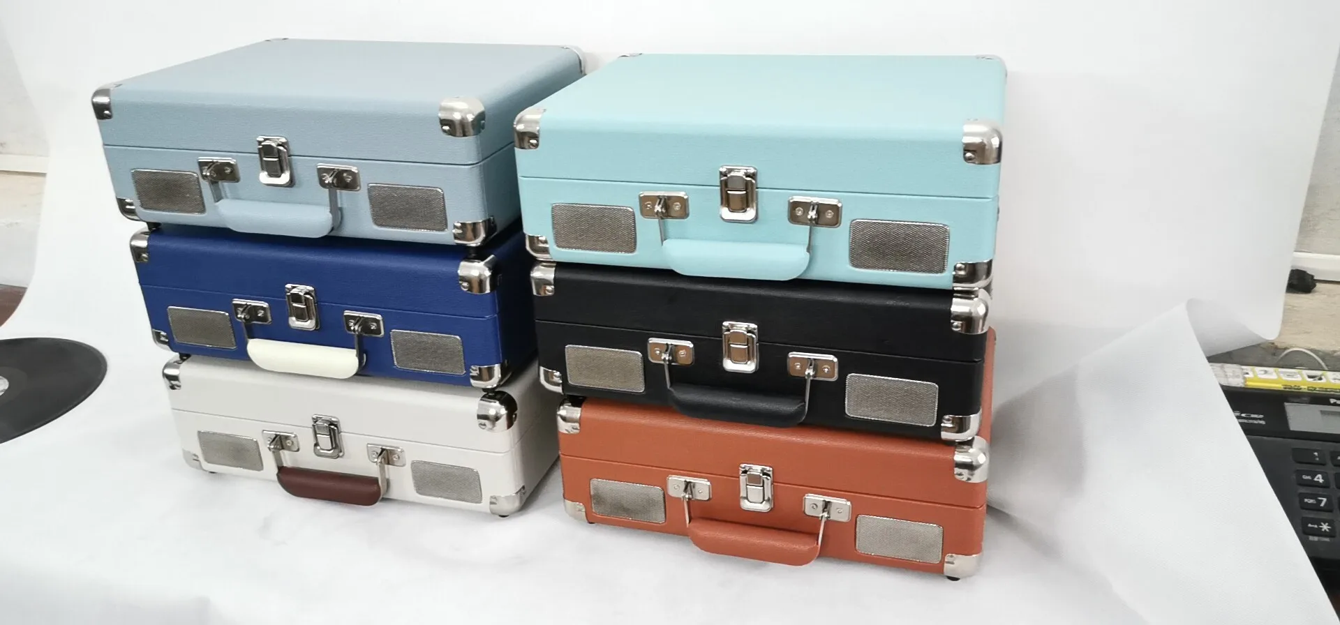 Portable Briefcase Design Multiple Wireless USB Vinyl Player