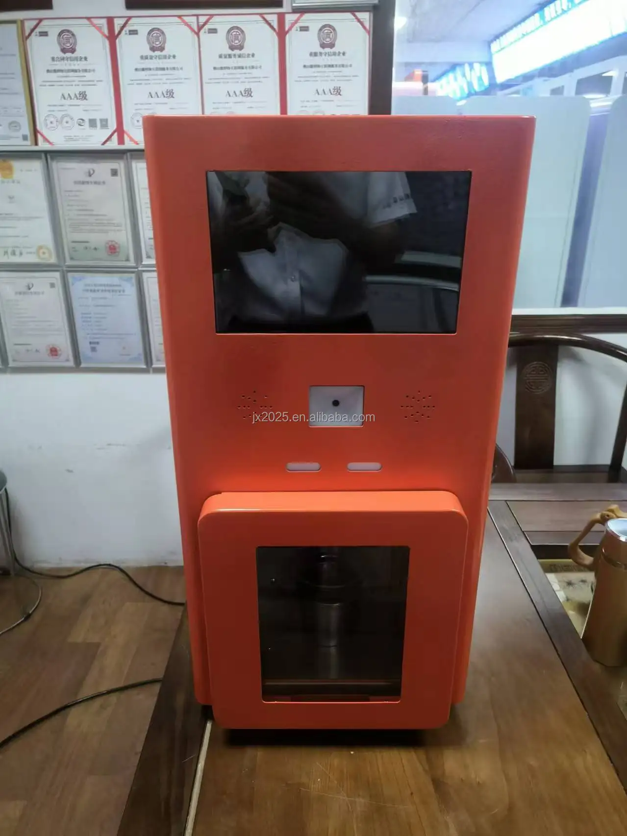 24 Hours Self Service Smart Desktop Fresh Fruit Smoothie Vending Machine