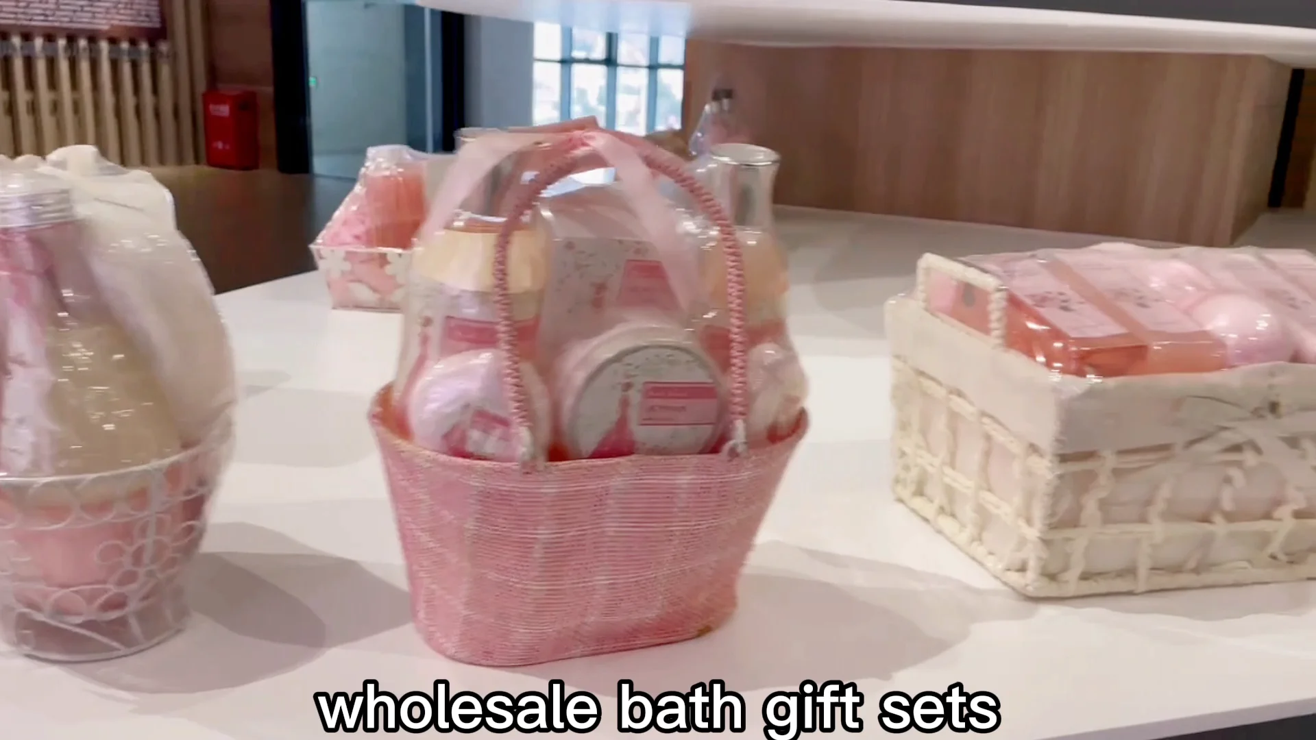 Custom Fantastic Pink Bath Set 60ml Body Lotion Shower Gel Bath Gift ...