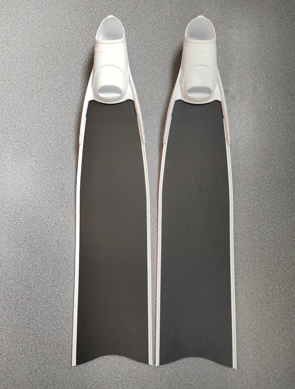 Soft Middle Hard Carbon Fiber Fins for Freediving & Spearfishing