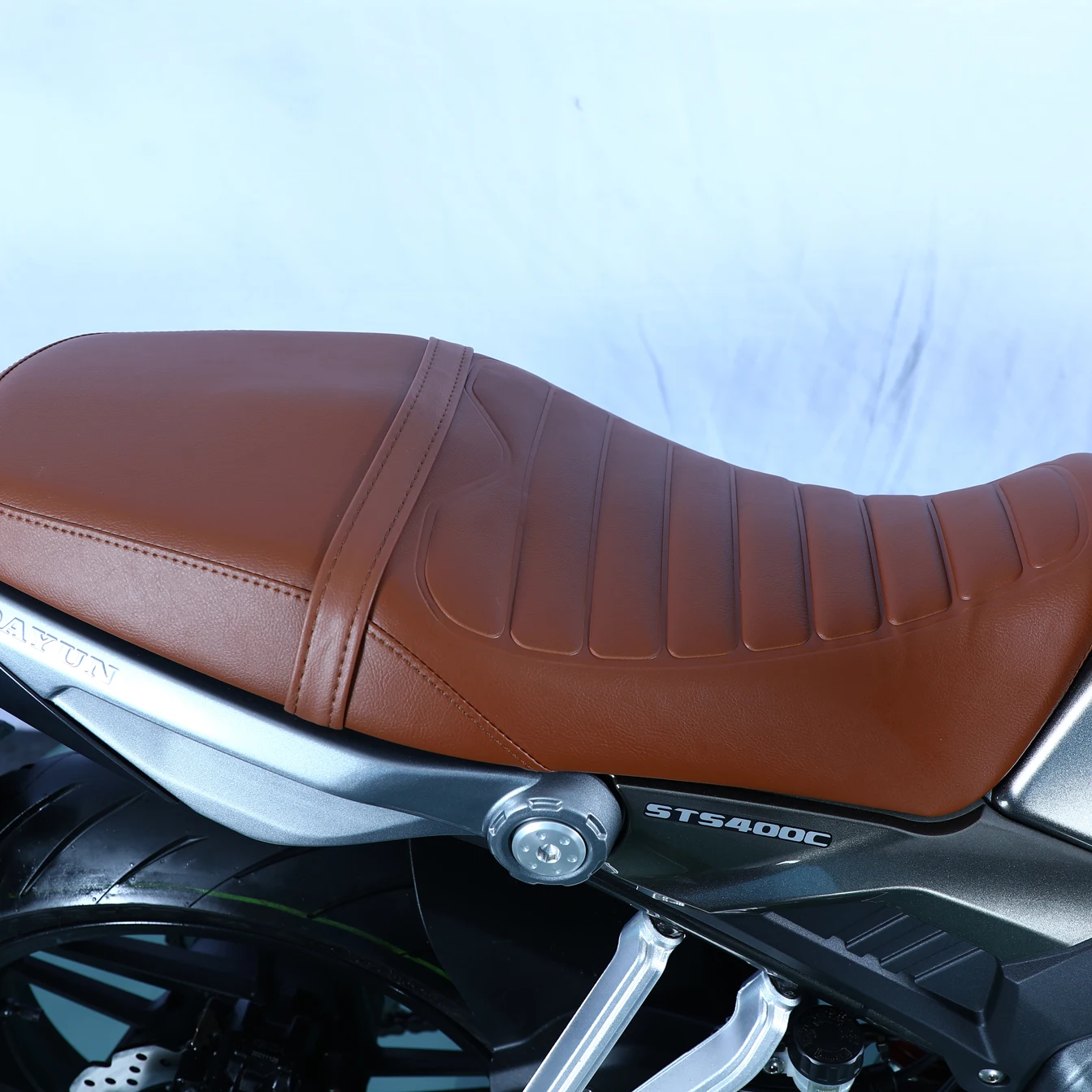 2023 DAYUN 400CC Street Retro Motorcycle - Stylish & Powerful