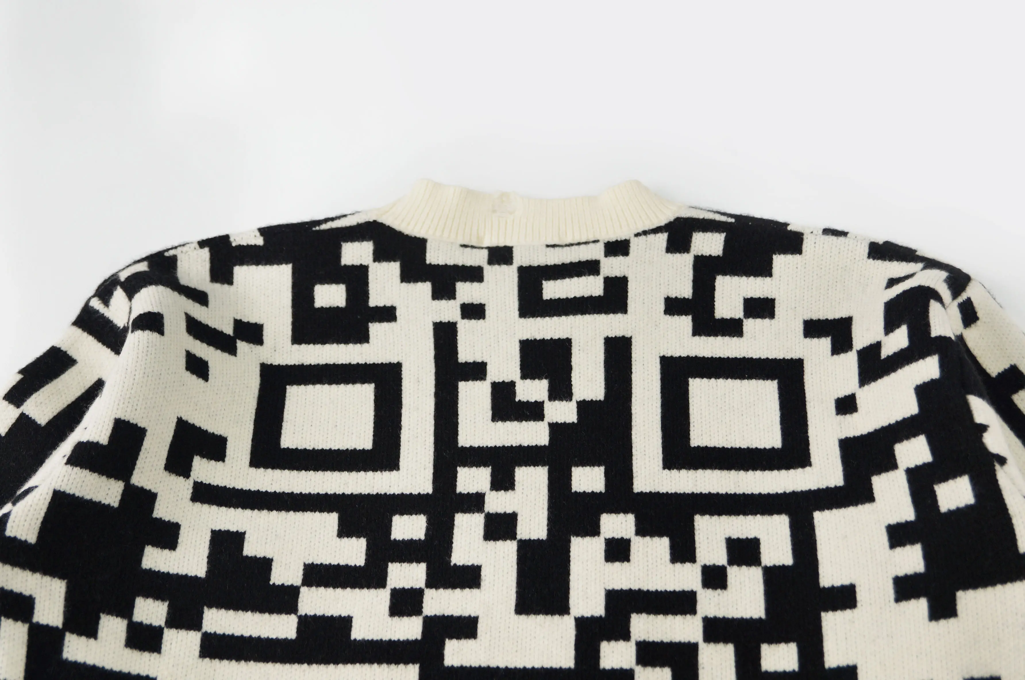 Men's Qr Code Sweater Loose Fashion Black And White Color Scheme ...