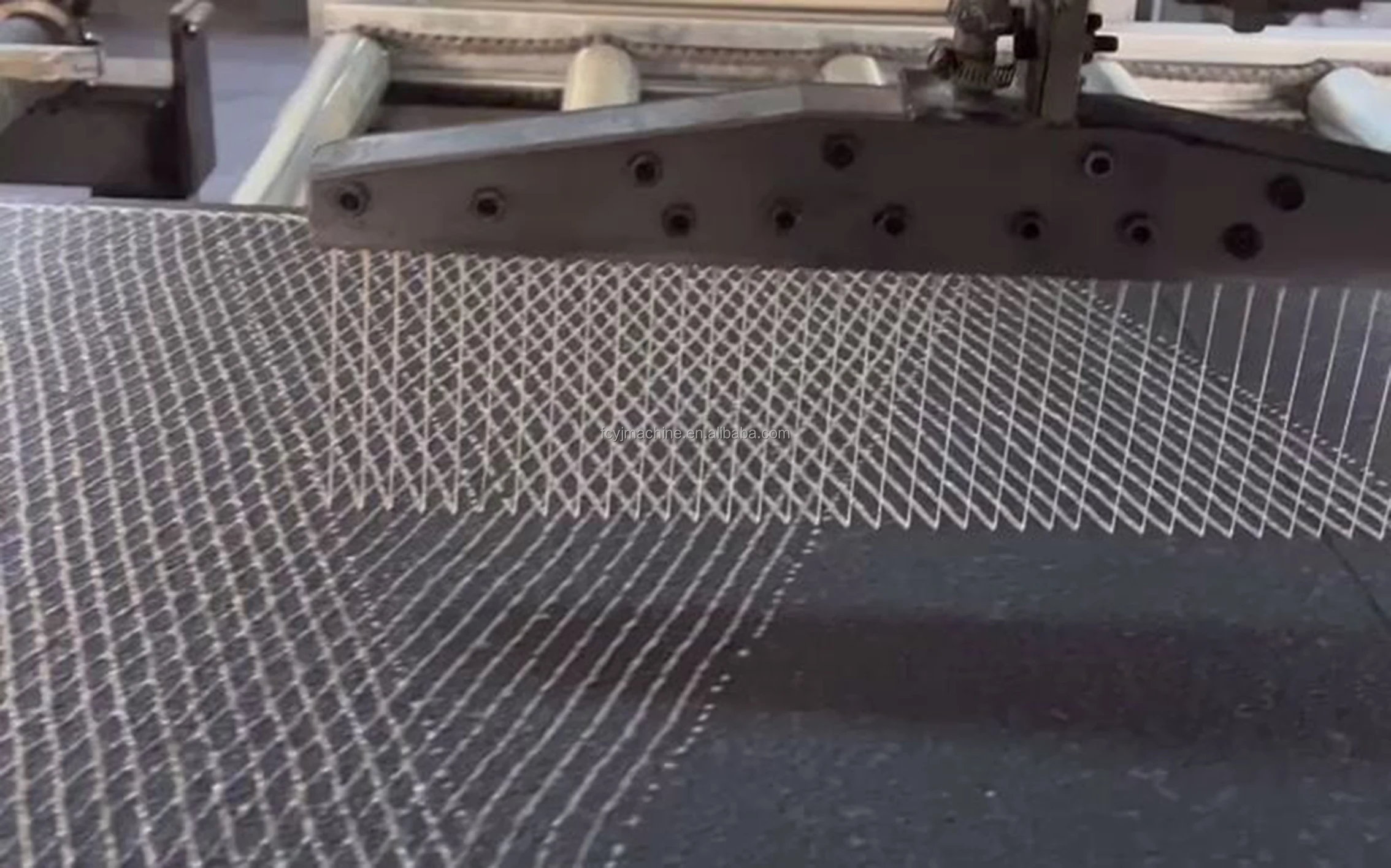 Sip Panel Machine Automatic Glue Spraying Machine - Buy Sip Panels ...