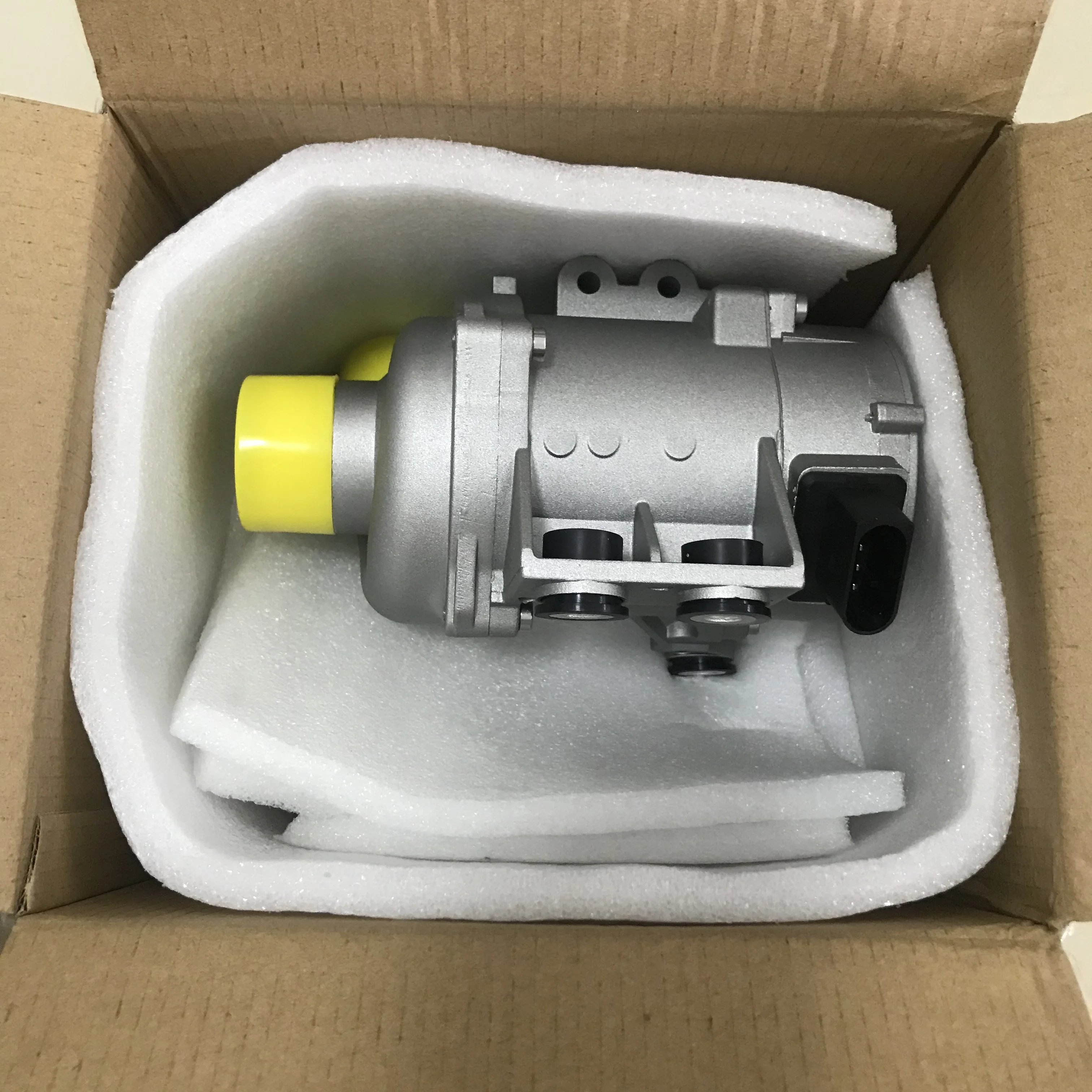 New Electric Engine Water Pump 11517586925 11517546994 7546994 ...