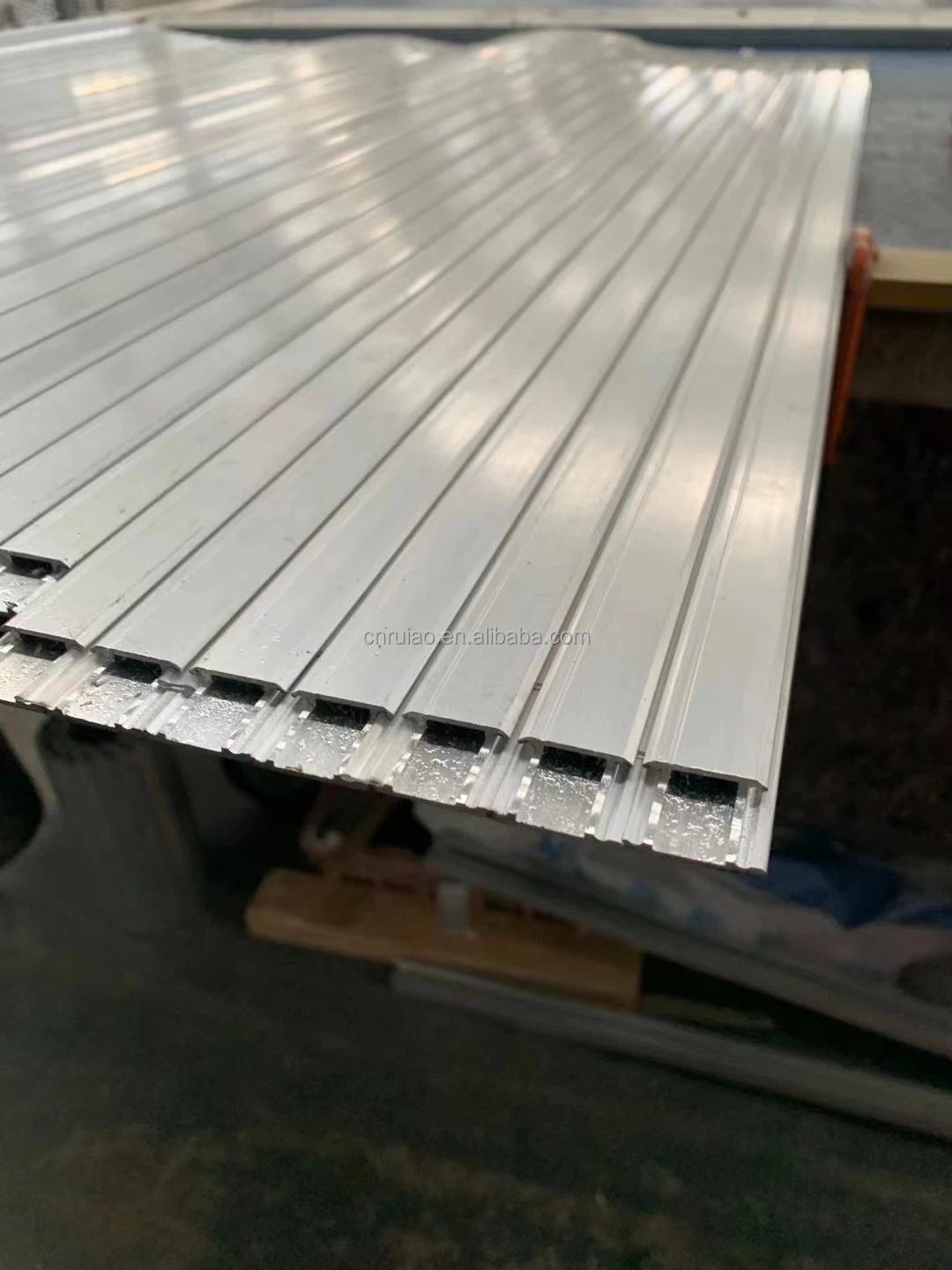 Flexible Aluminium Cover Rolling Curtain Aluminum Curtain Bellows Cover ...