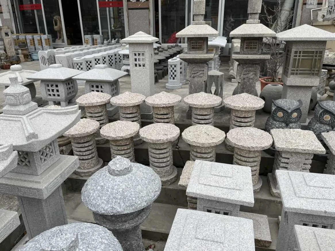 Classic Hand Carved Grey Granite Stone Lanterns for Garden Decorative