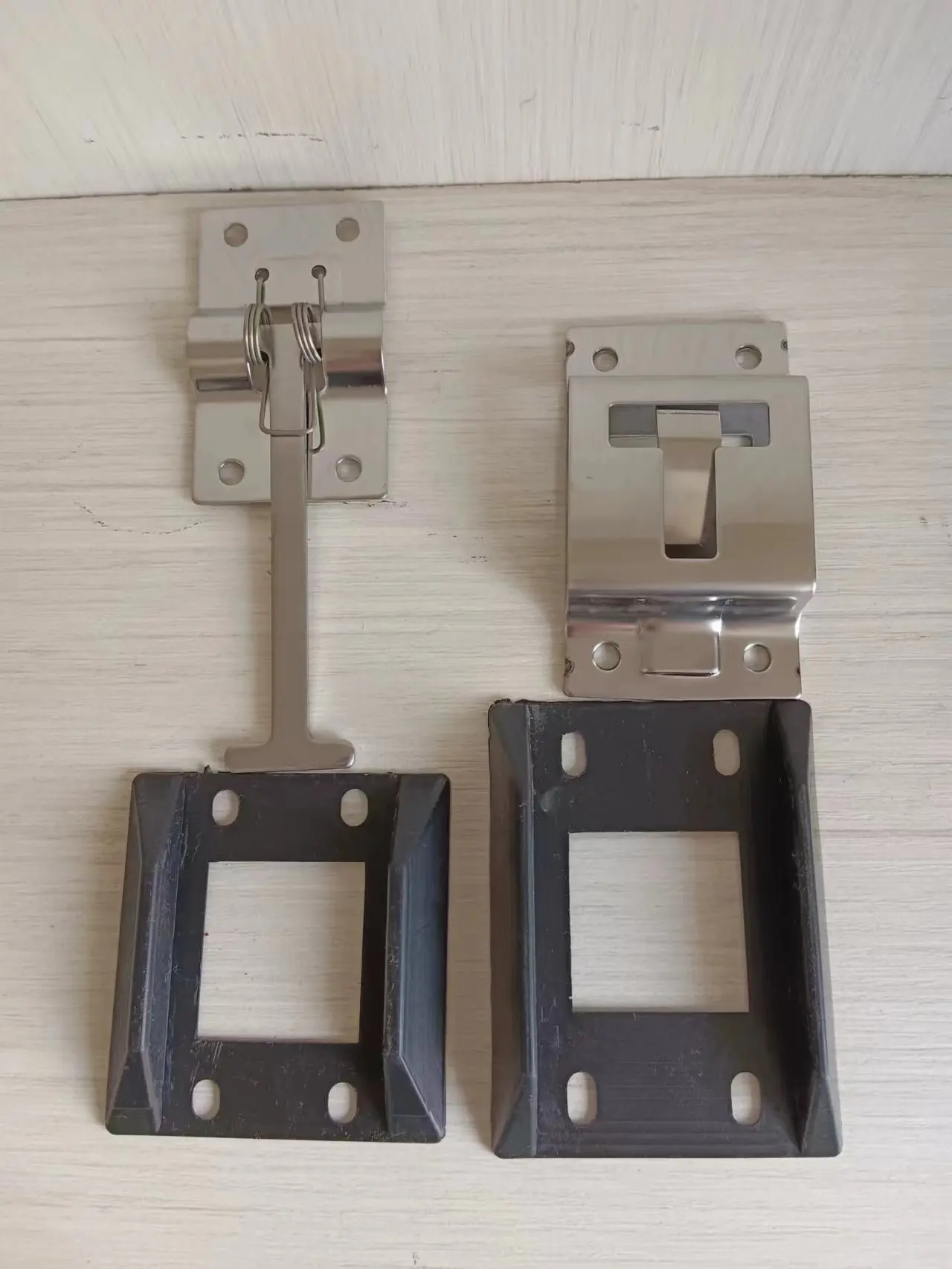 Truck Holdback Hook for Refrigerated Truck - Rear Door Catch Set