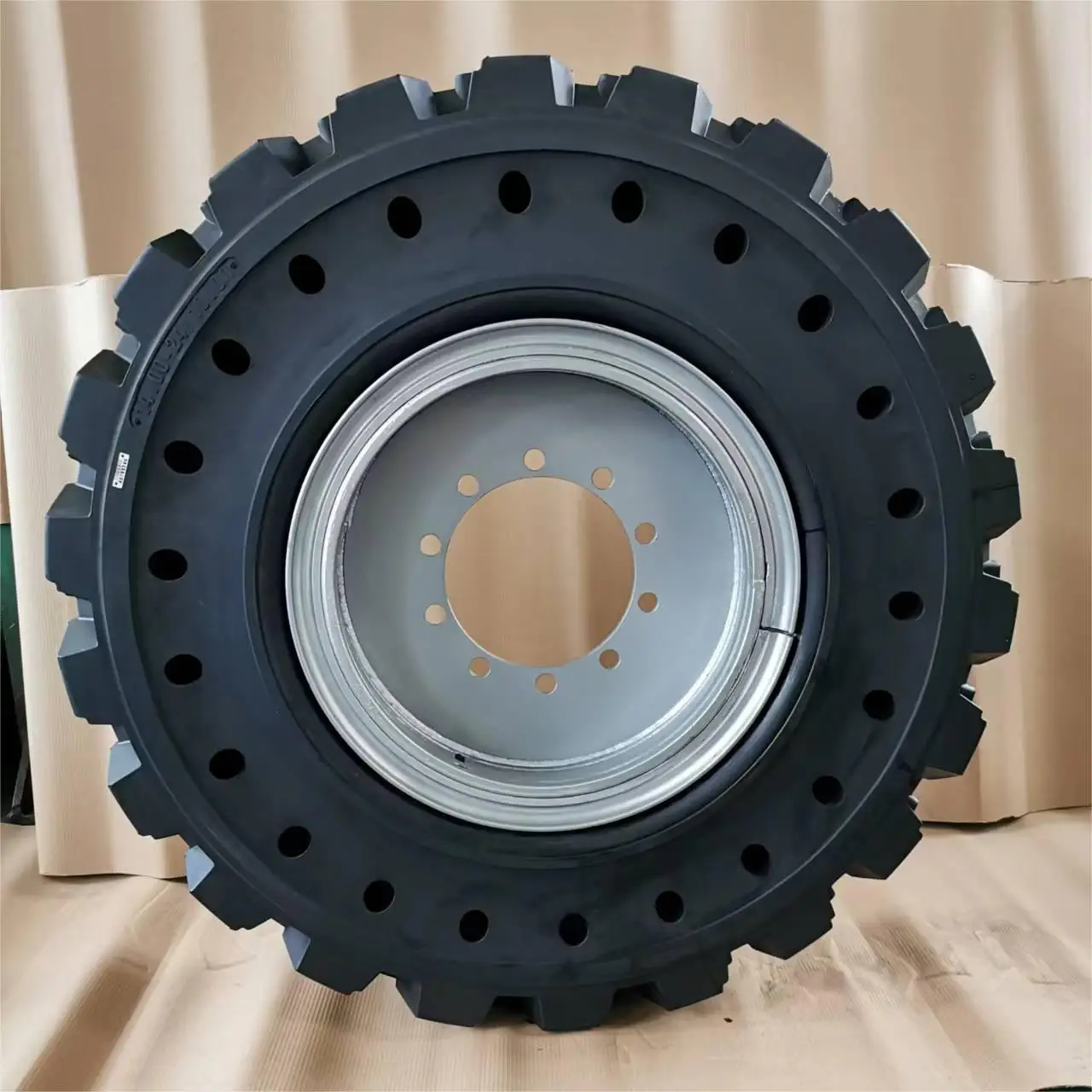 Alibaba.com: Ingersoll Rand VR642 Telehandler Wheel 14.00-24 Solid Tire ...