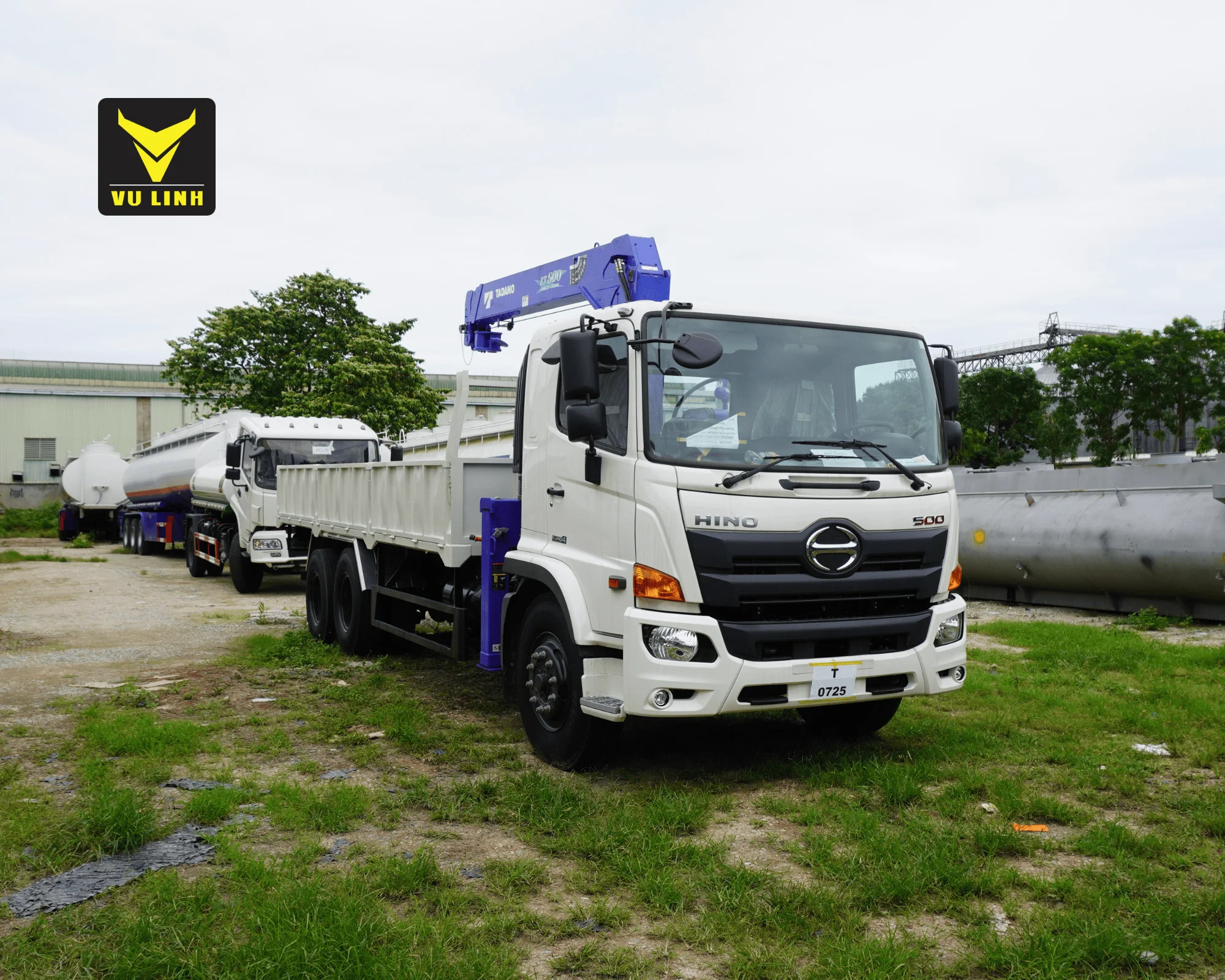 Hino Brand Truck With Crane 5 Tons Load Capacity Hino Crane Truck By Vu ...