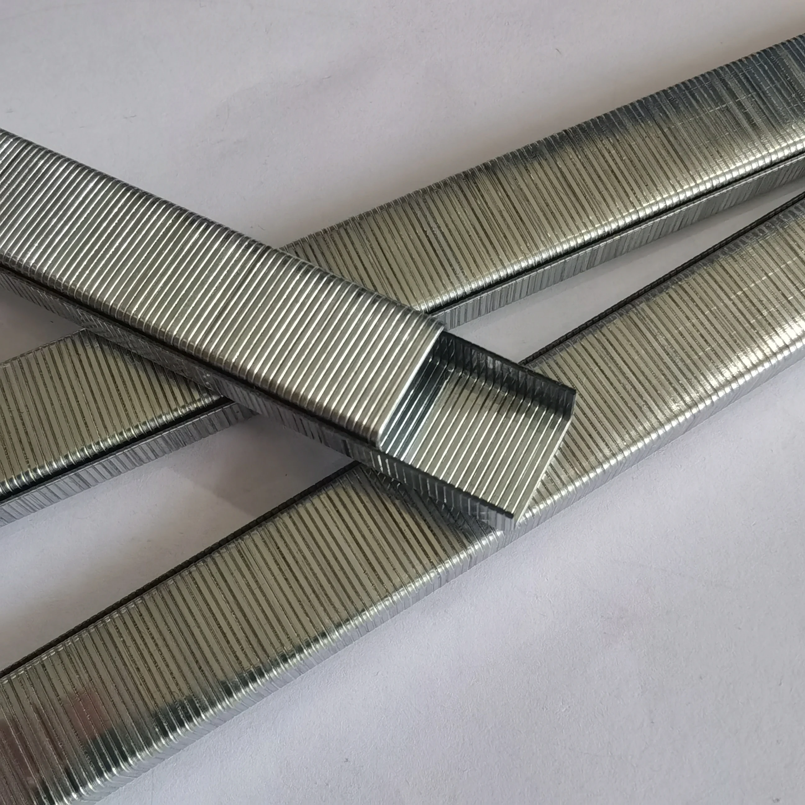 7216 Fine Steel Wire Staples For Upholstery - Buy Factory Price Staples ...