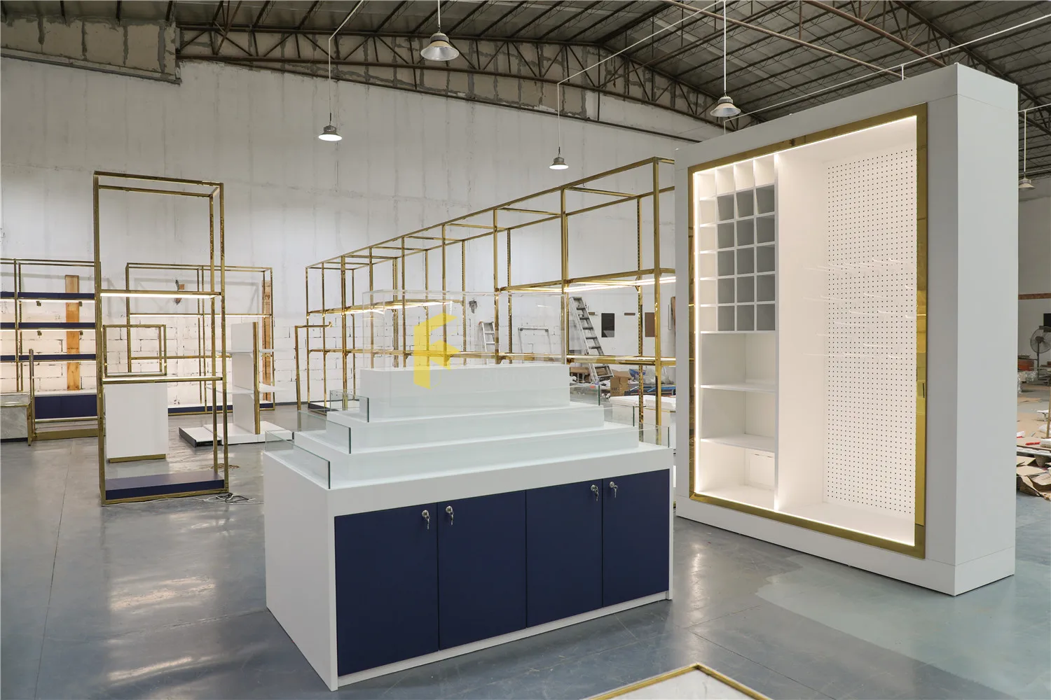 Shopping Mall Handbag Shop Design Retail Adjustable Floor Standing ...