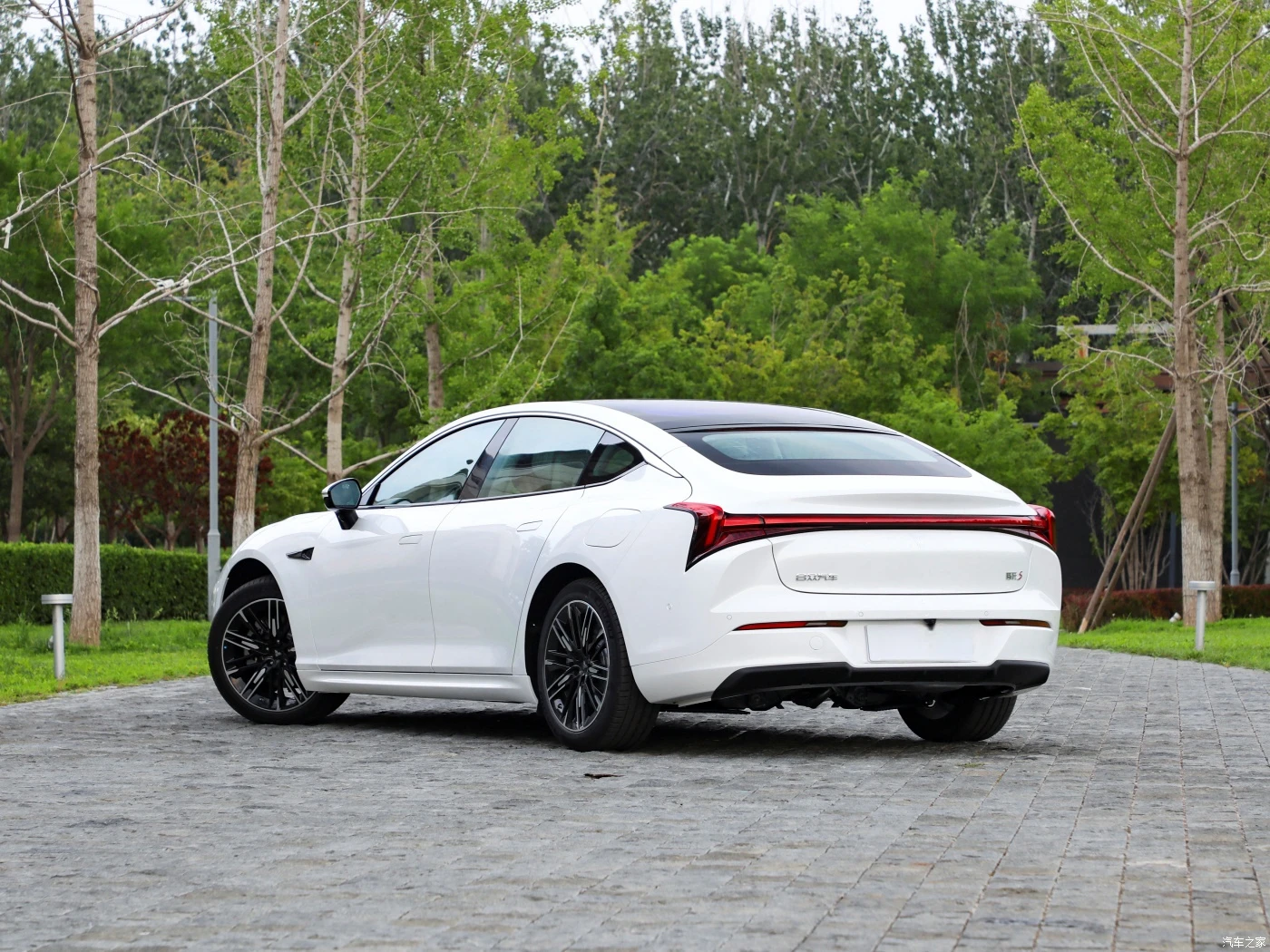 New Hybrid Electric Car Hozon Neta S 2024 1160km 2wd/4wd 5 Seat Neta S ...