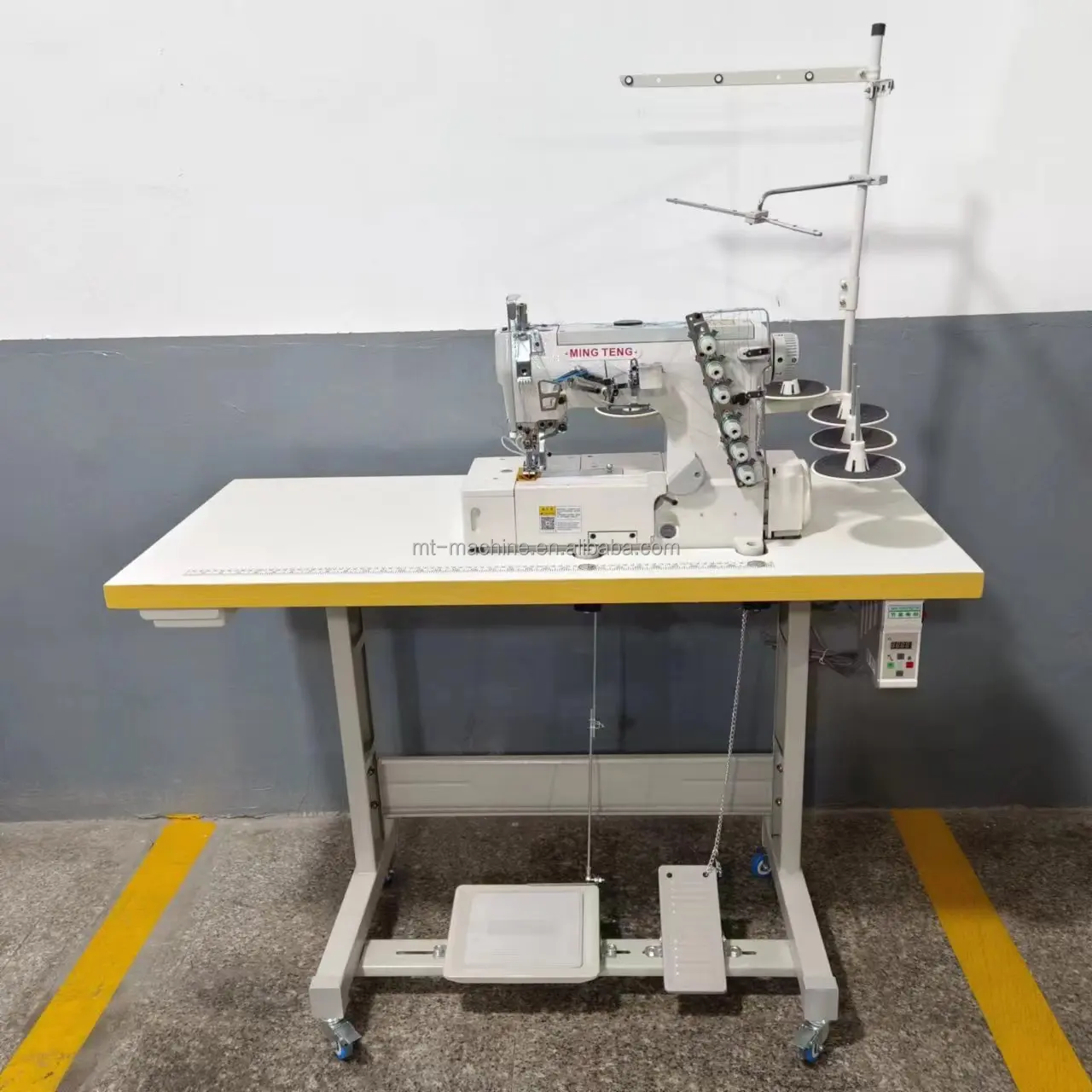 MT500-01CB Four Needle Six Thread Industrial Sewing Machine