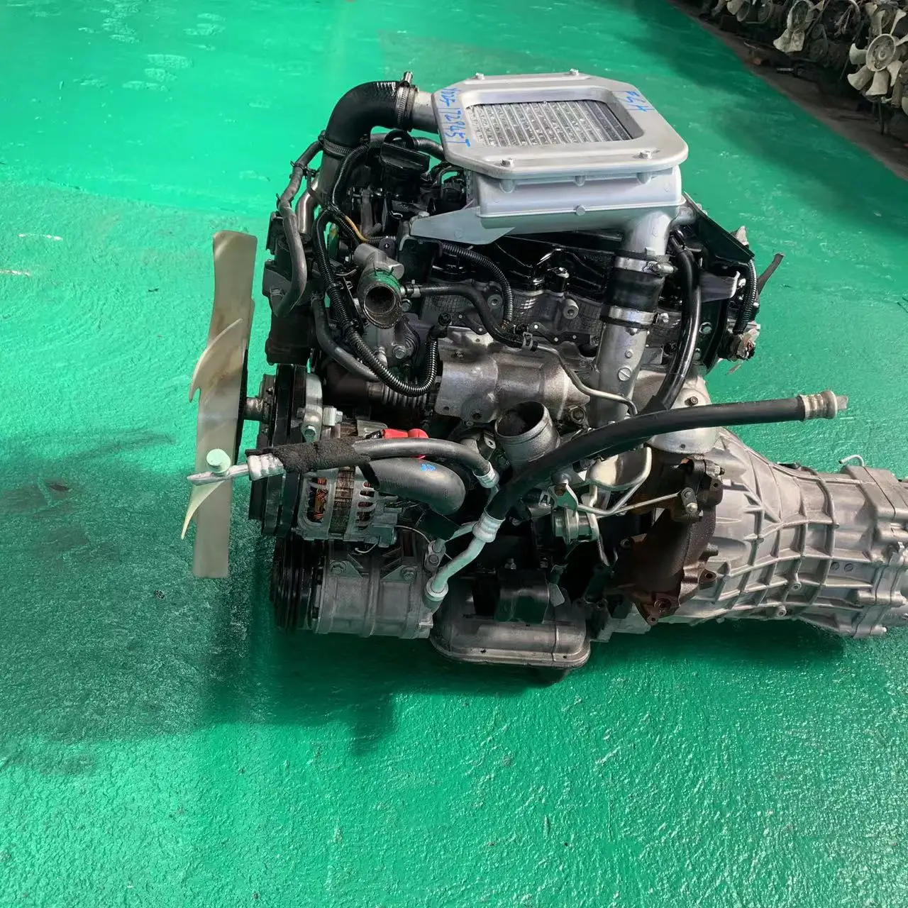 Japan Nissan Original YD25 Diesel Engine for Trucks & Jeeps