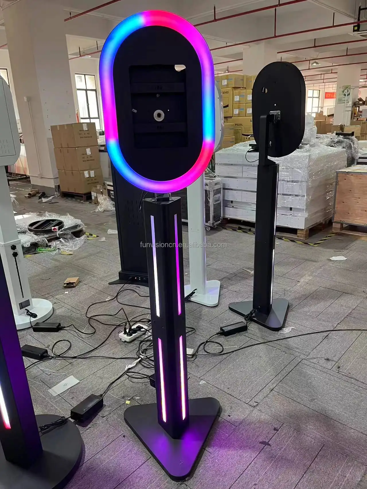 Salsa Ipad DSLR Photo Booth - Fun Party Selfie Machine