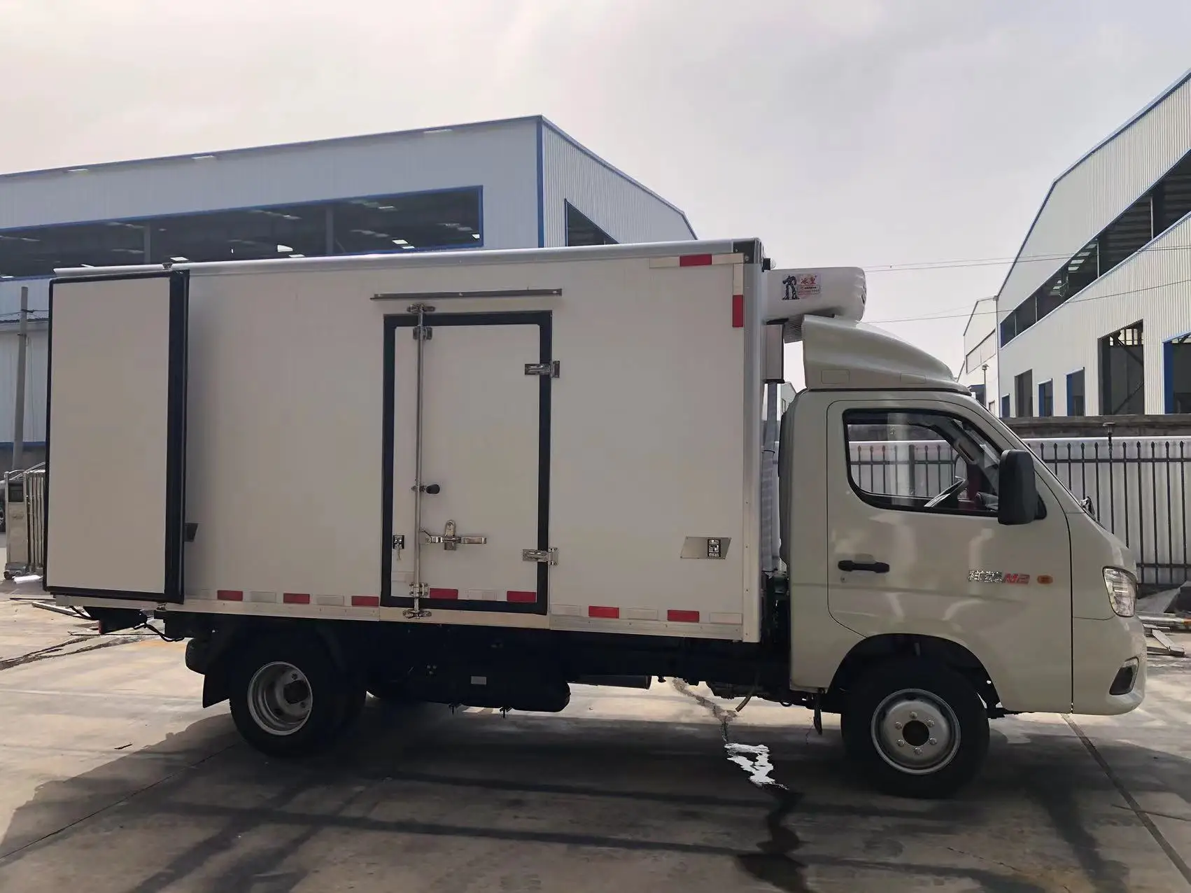 Wholesale Electric Refrigerated Truck Body GFRP PU Transport Fruit Meat ...