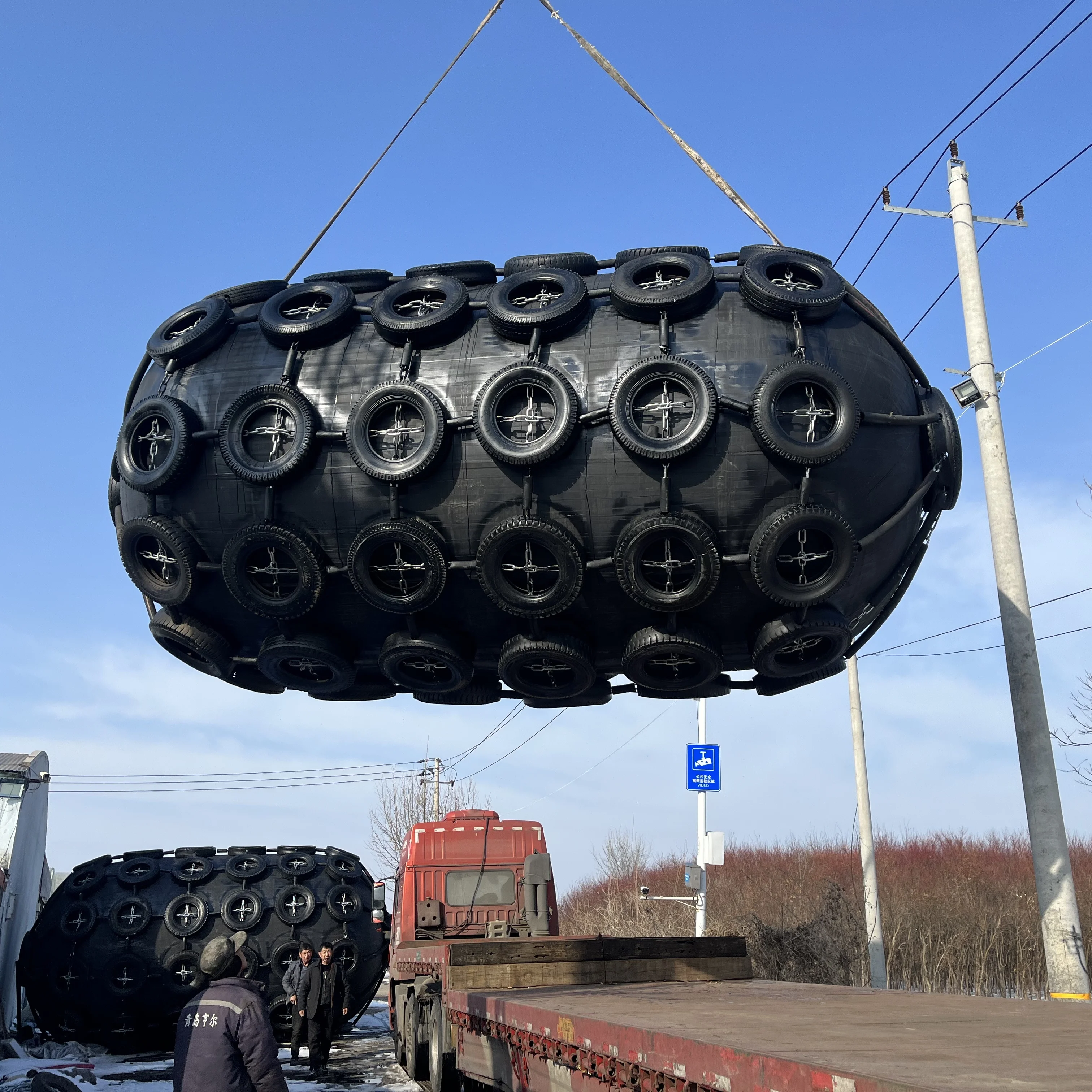 Wharf Use Marine Floating Oil Platform Equipment Ship Pneumatic Rubber ...