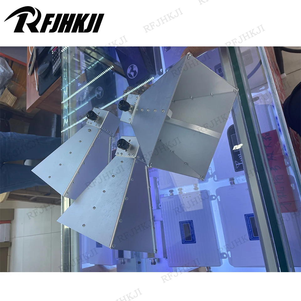 Super-wide Band 1.5ghz to 6ghz 12dbi Horn Antenna - Multiband