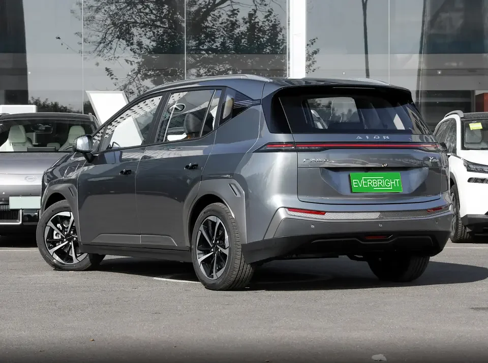 Left Hand Gray 2024 Everbright Aion Y 70 Technology Version Electric ...