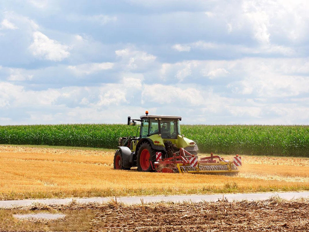 88hp Good Quality Multifunctional Tractor Forage Harvester Rf40 - Buy ...