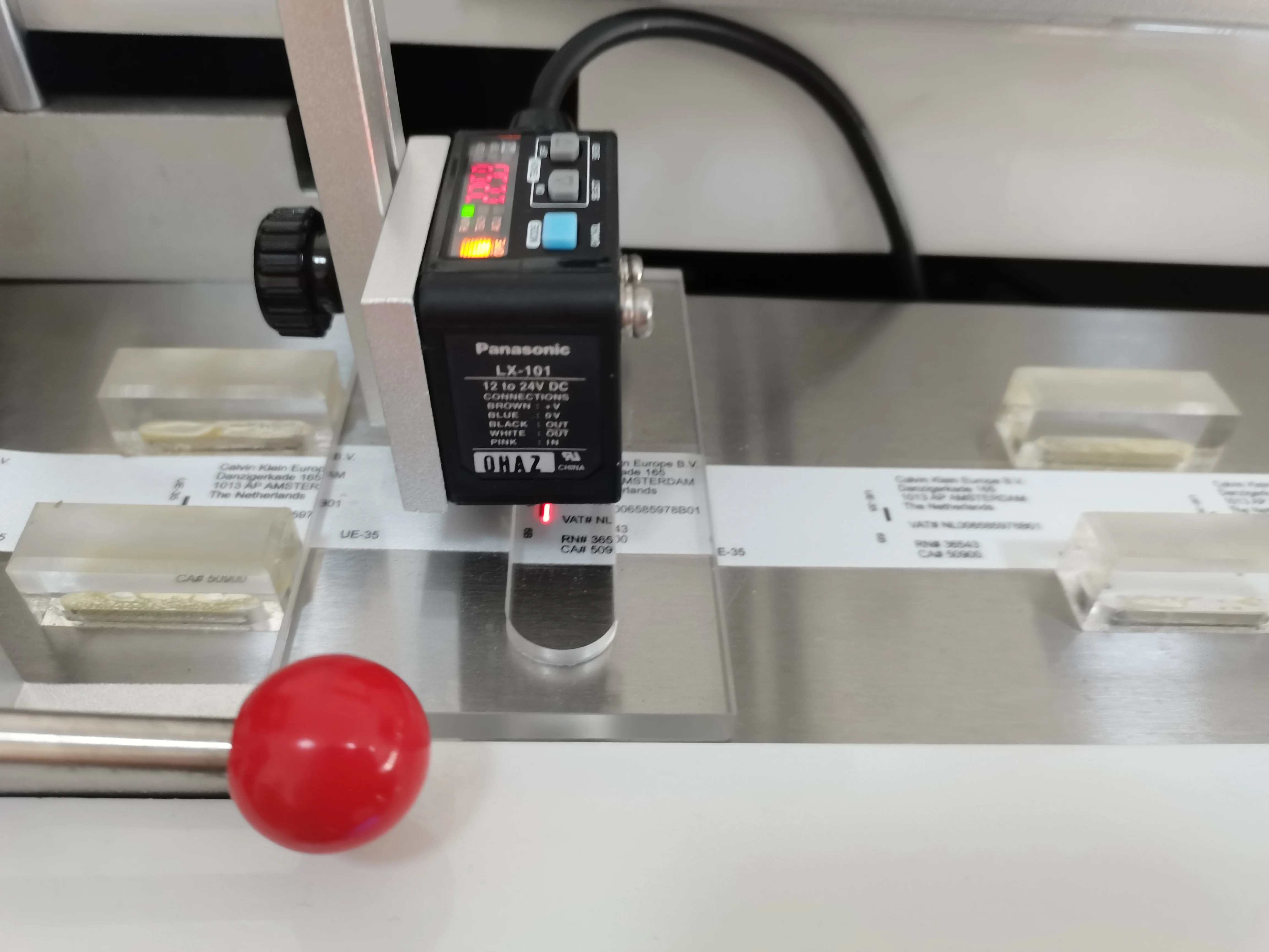 Automatic Ultrasonic Satin Clothing Label Cutting Machine ALC-203 ...