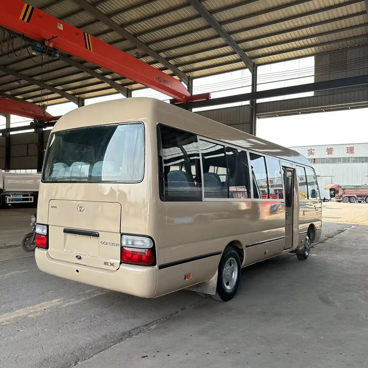 Japan Cheap Second Hand Coach Bus - 23 Seater Coaster