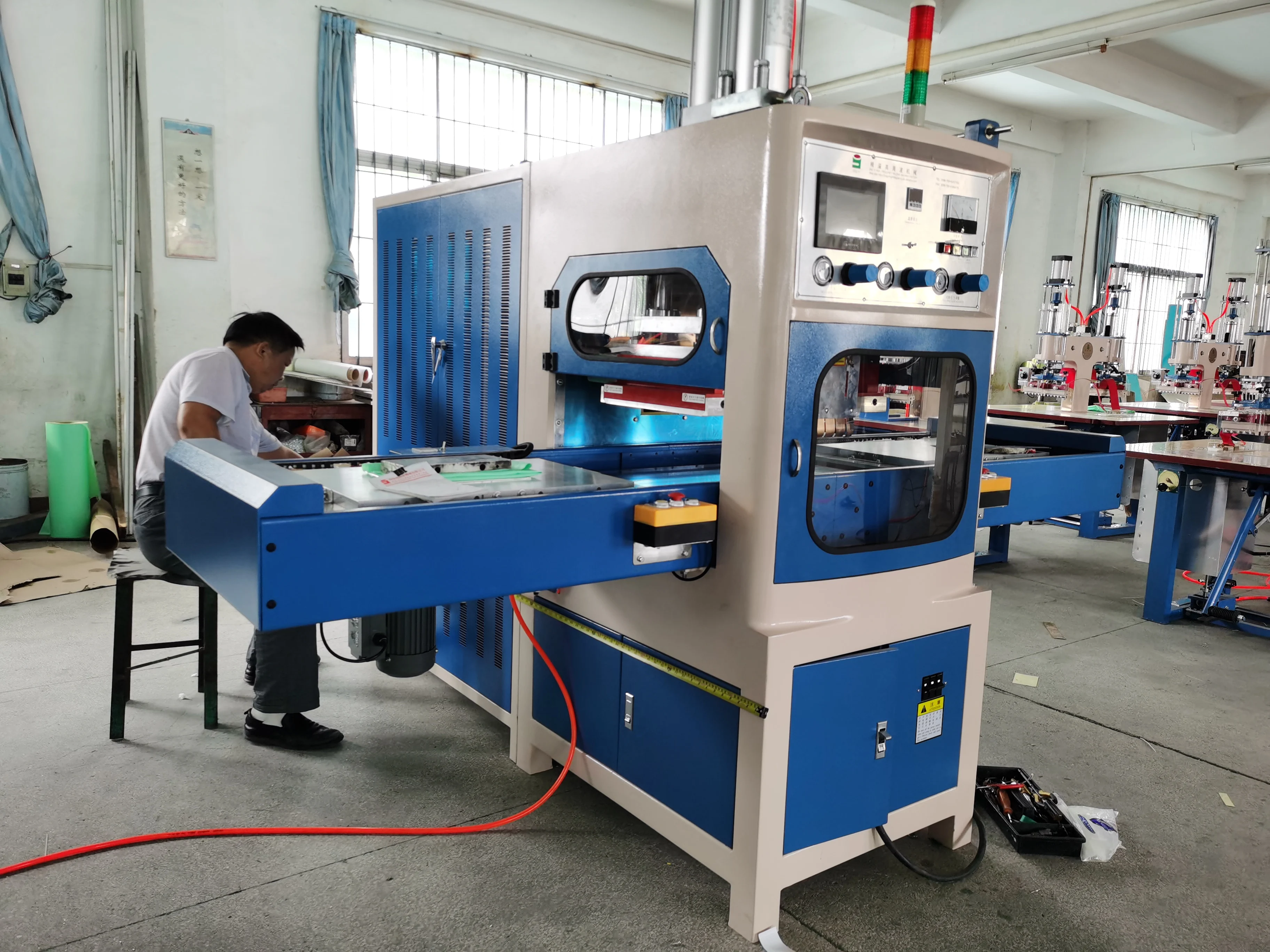 25KVA Automatic Slide Table RF Welding Machine for TPUleather Embossing ...