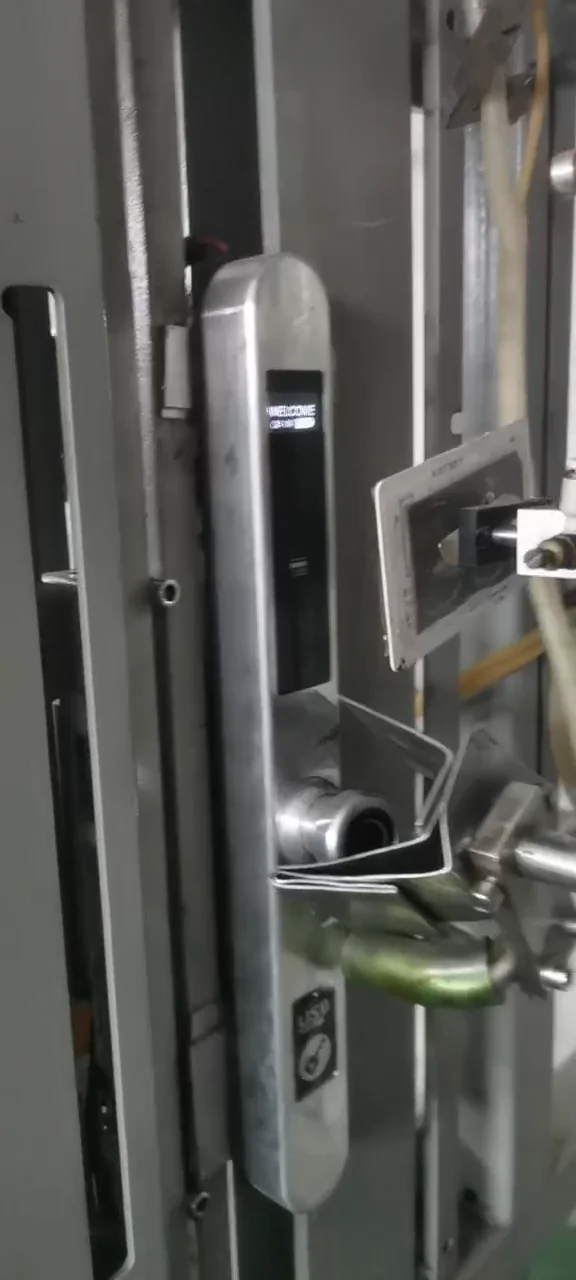 2023 Broken Bridge Aluminum Smart Intelligent Fingerprint Door Lock For ...