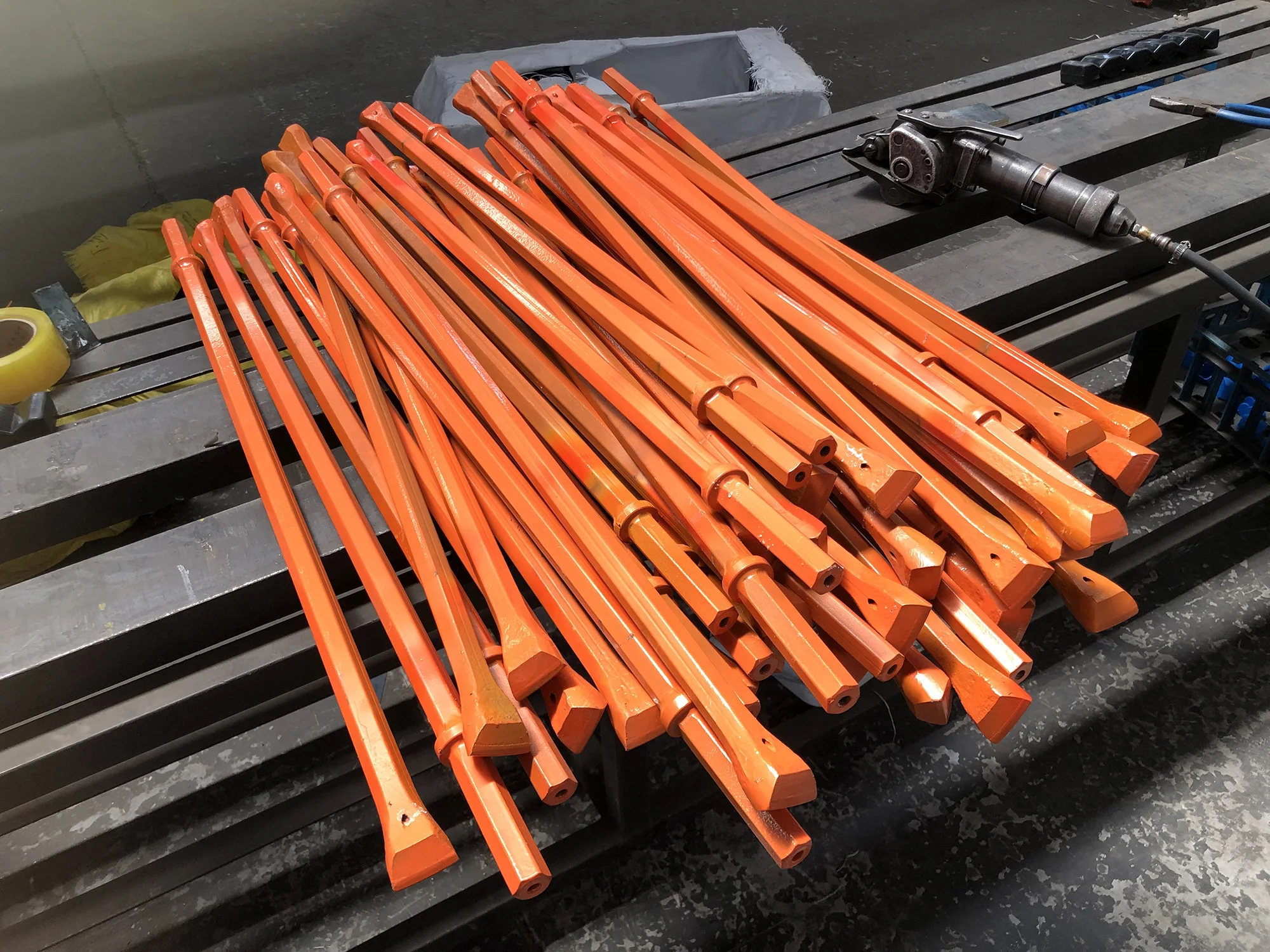 Tapered Drill Pipe Integral Rock Drill Rods With Chisel Bit for Hole ...