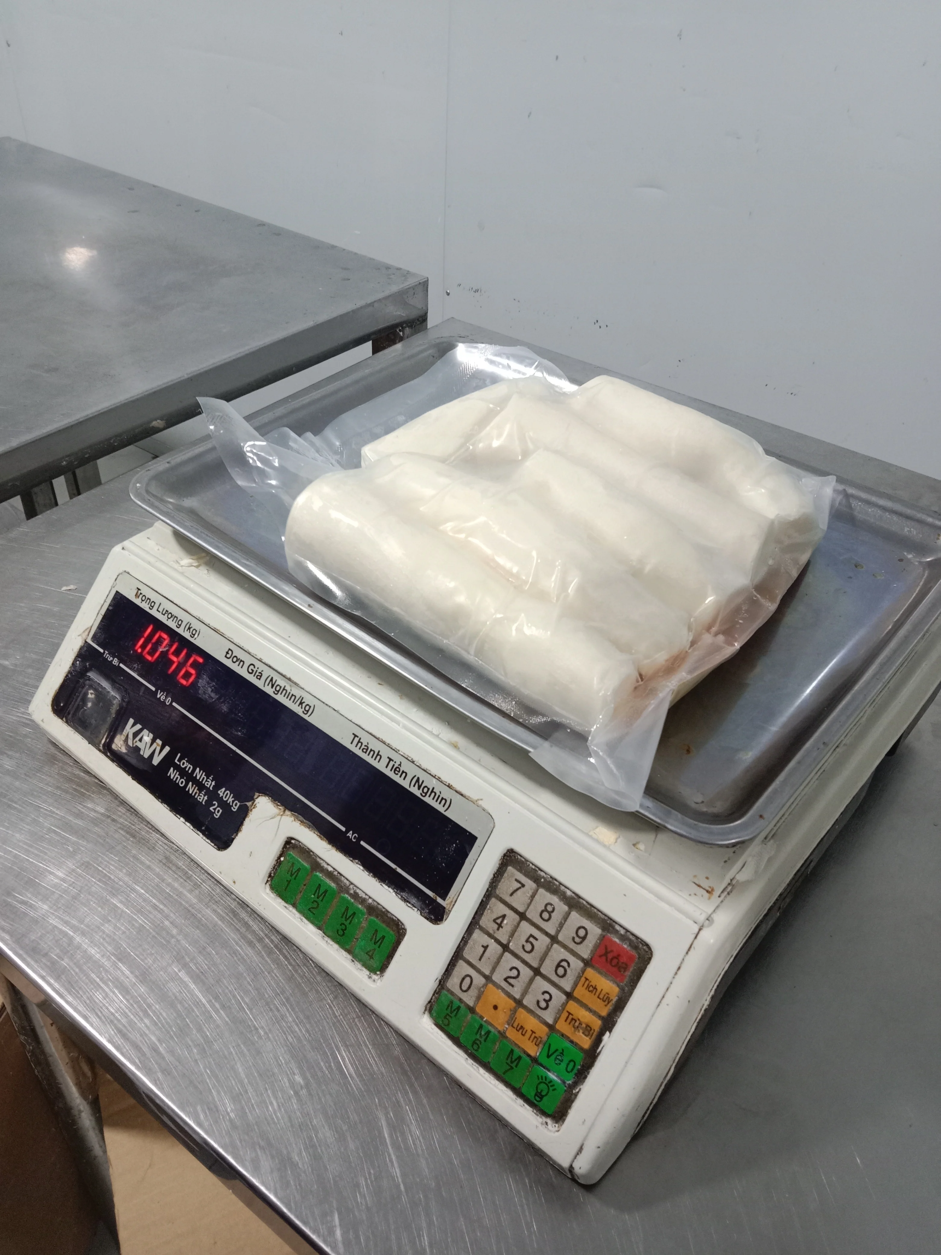 Fresh Tapioca Root/ Cassava, IQF Frozen Tapioca, Freeze Crushed Tapioca ...